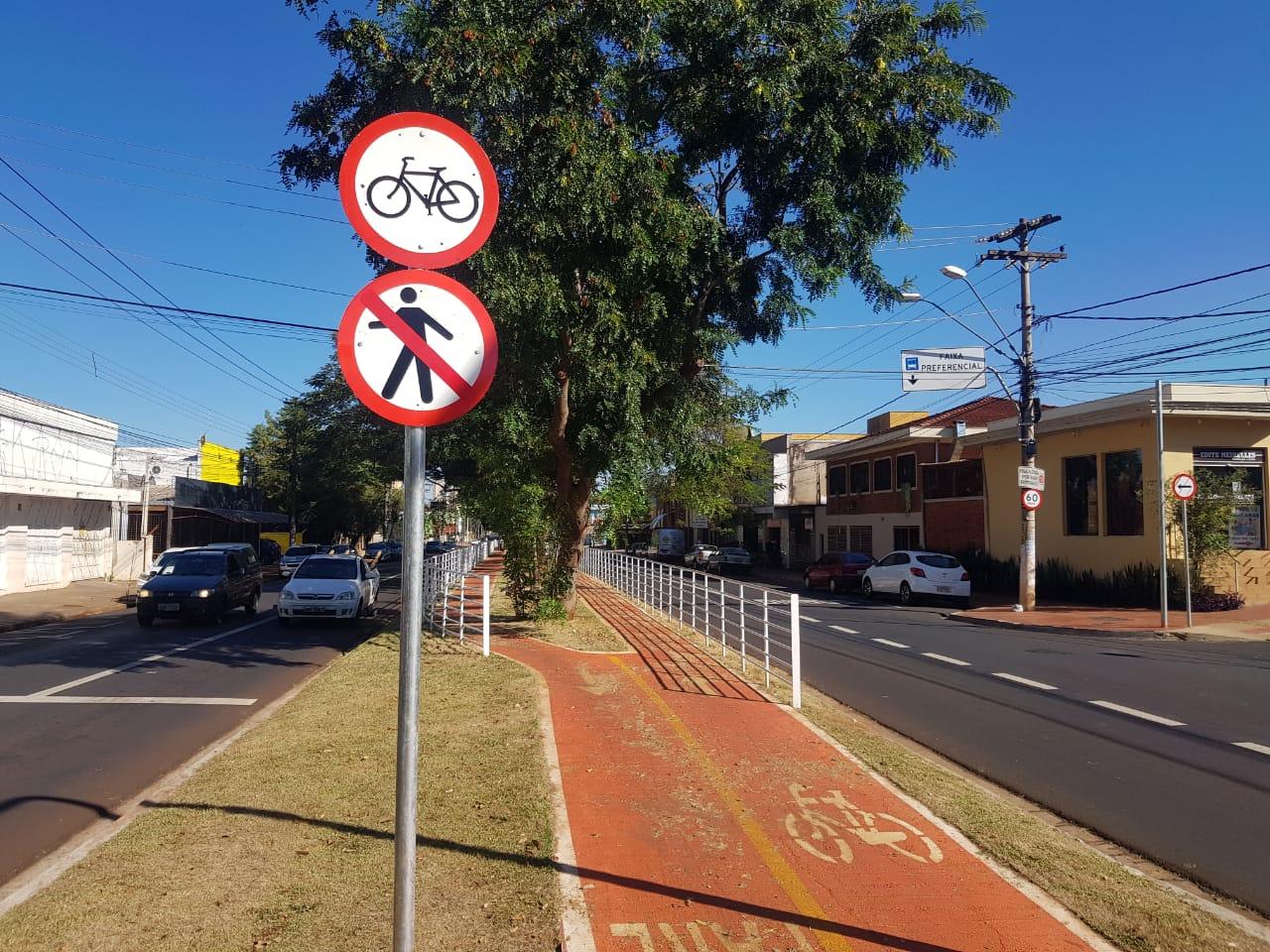 Poste para Sinalização Viária Galvanizado – Para Placas de Trânsito ...