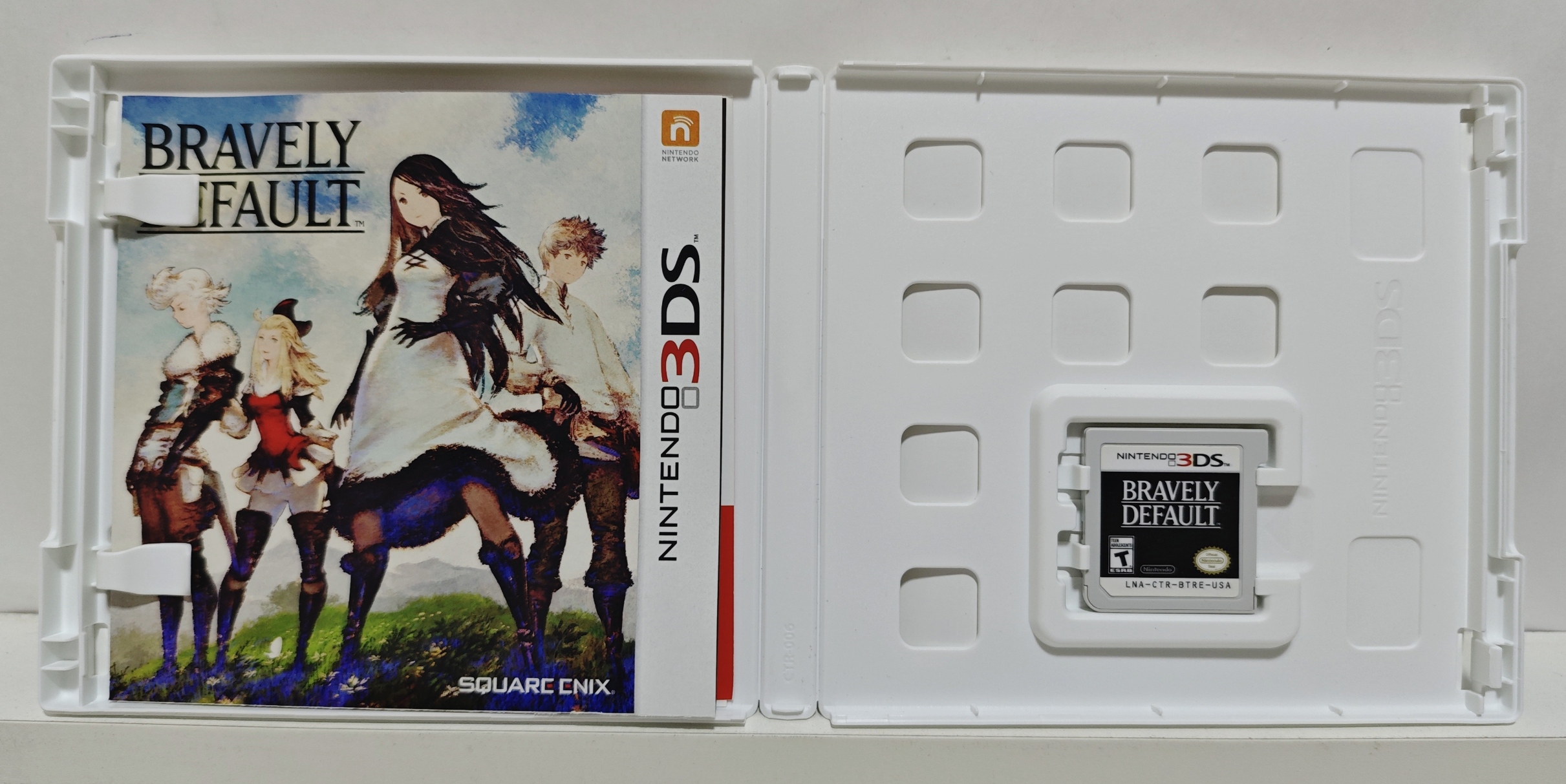 Bravely Default - Nintendo 3DS - Semi-Novo - Carvalho Games