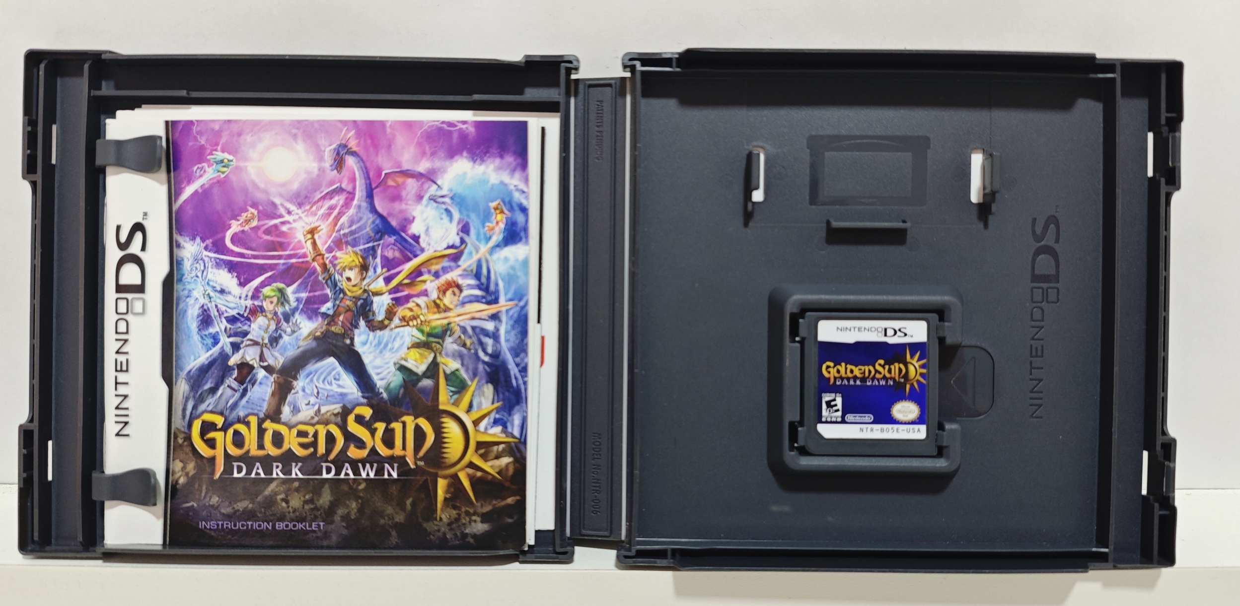 Golden Sun Dark Dawn - Nintendo DS - Semi-Novo - Carvalho Games