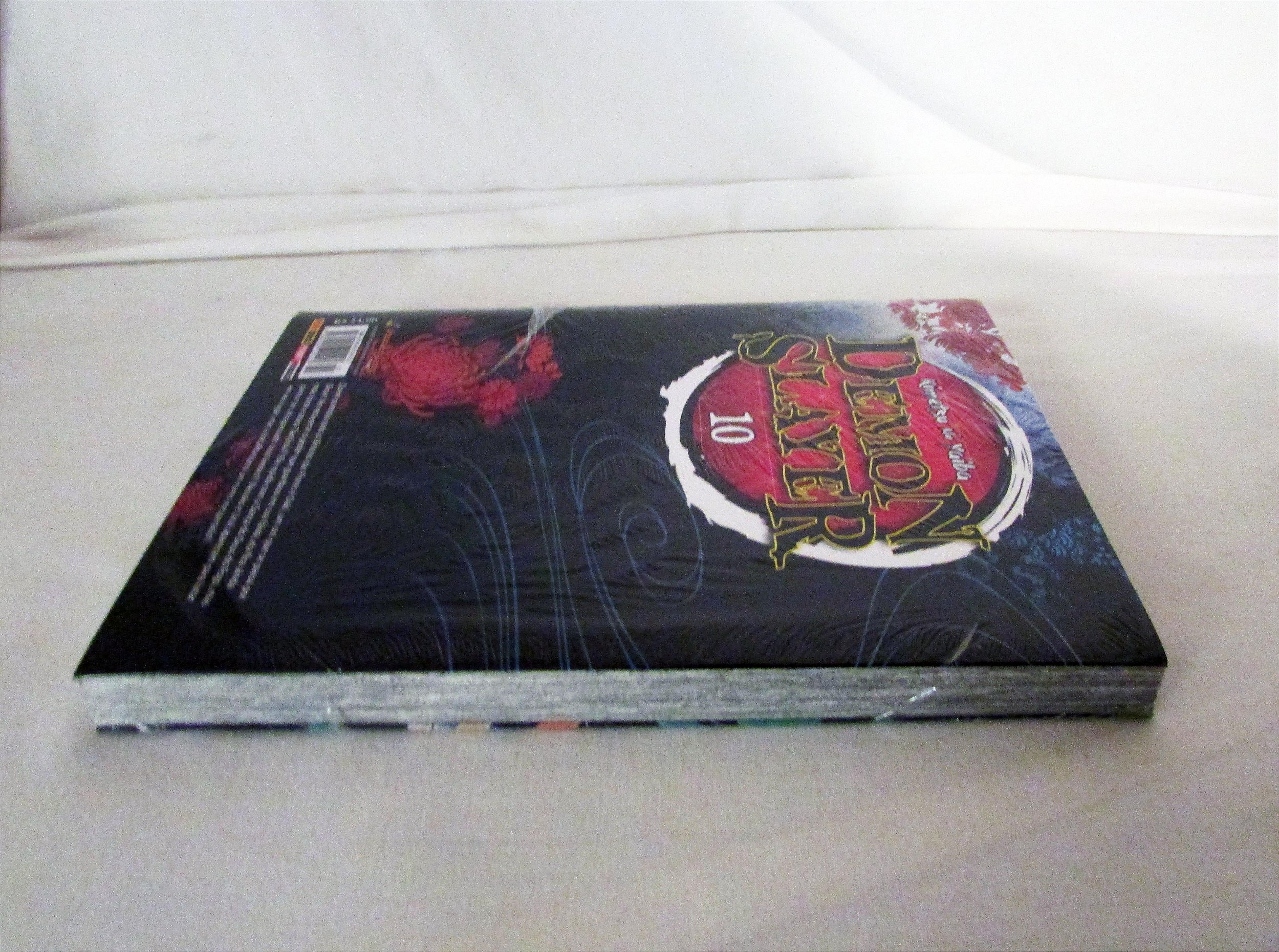 Mangá Demon Slayer: Kimetsu No Yaiba Vol. 10 (Em Português) + 1 Brinde ...