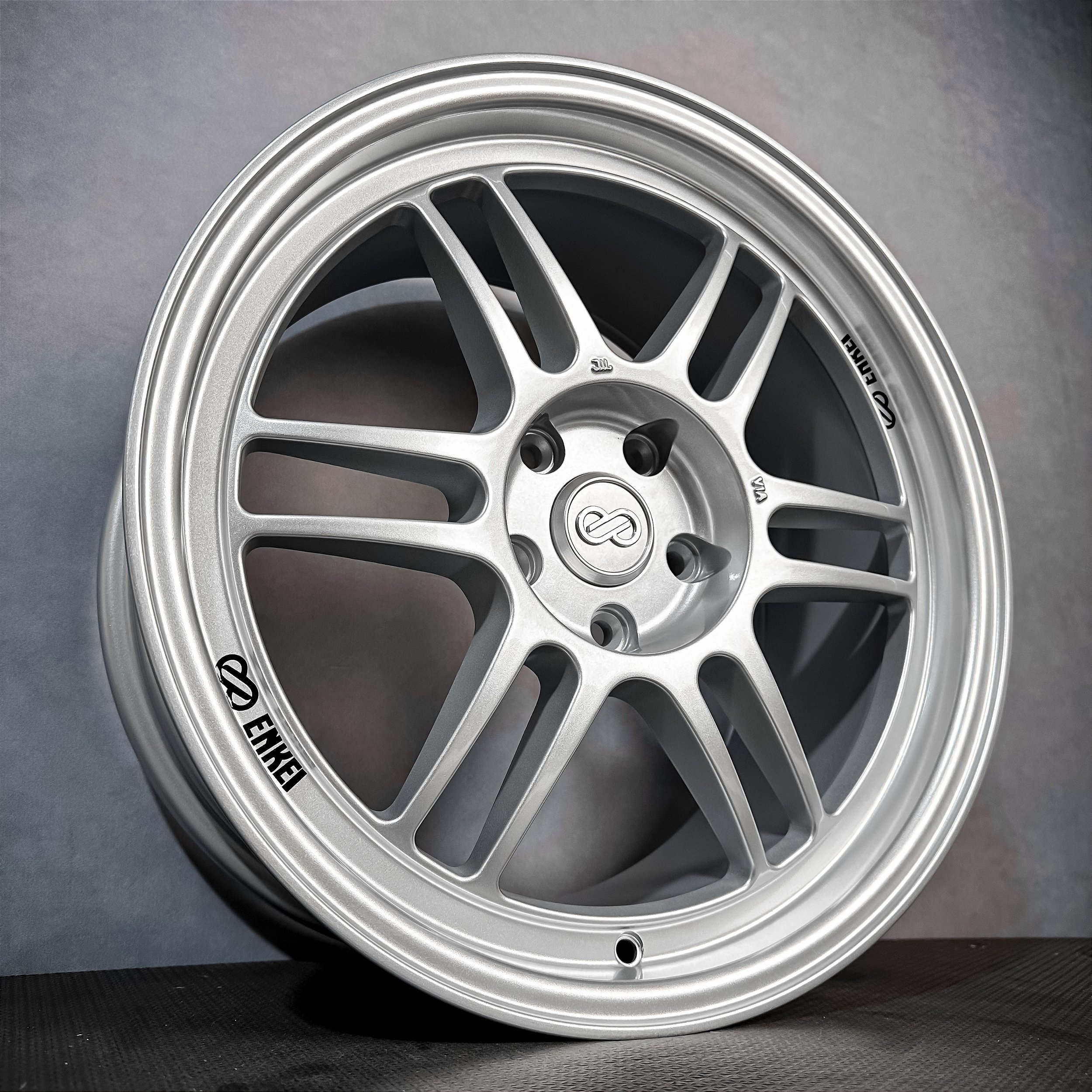 Jogo de rodas Enkei Rpf1 - 18x8,5" - VPR Brasil