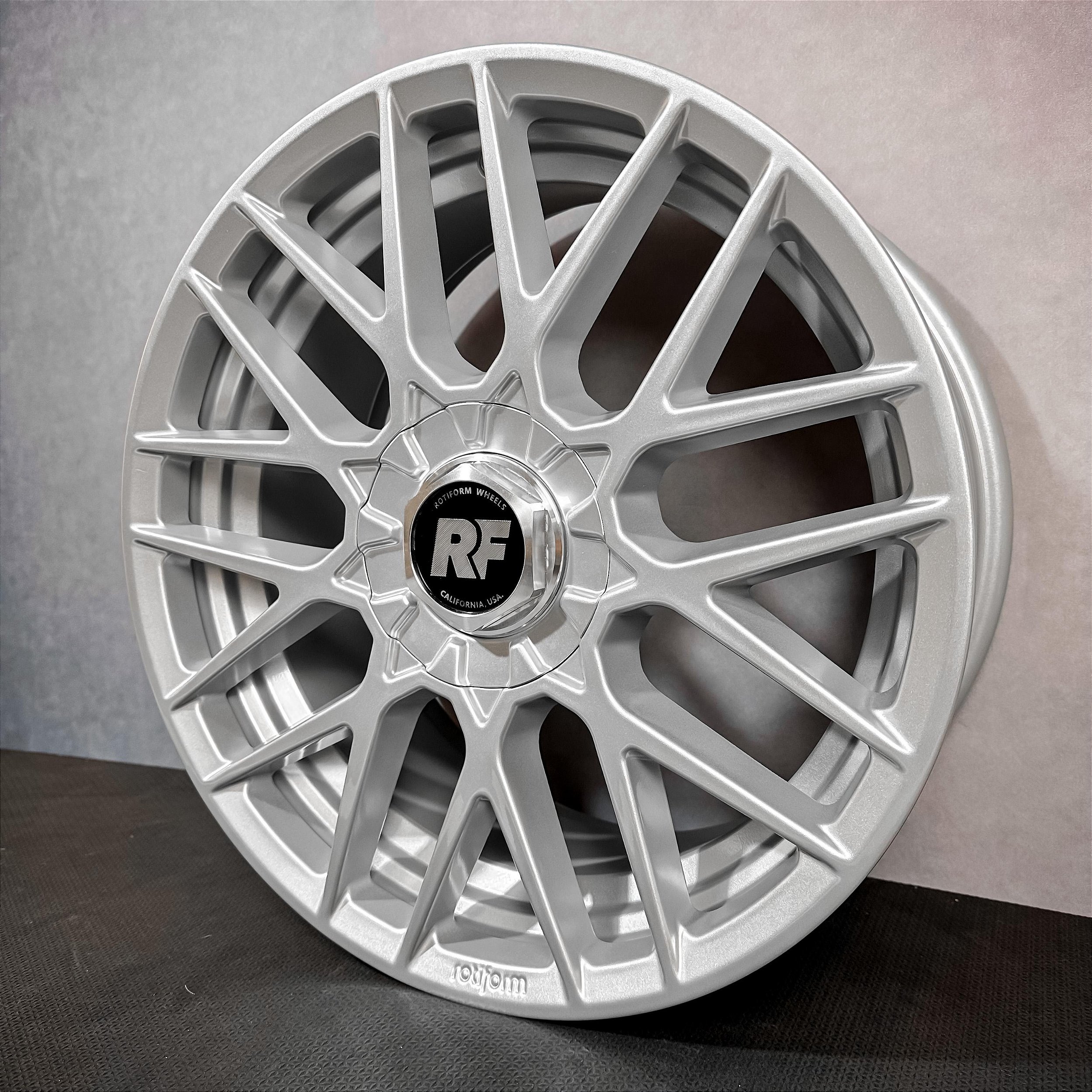 Jogo de rodas Rotiform RSE - 18x8,5" - 5x100/5x112 - VPR Brasil