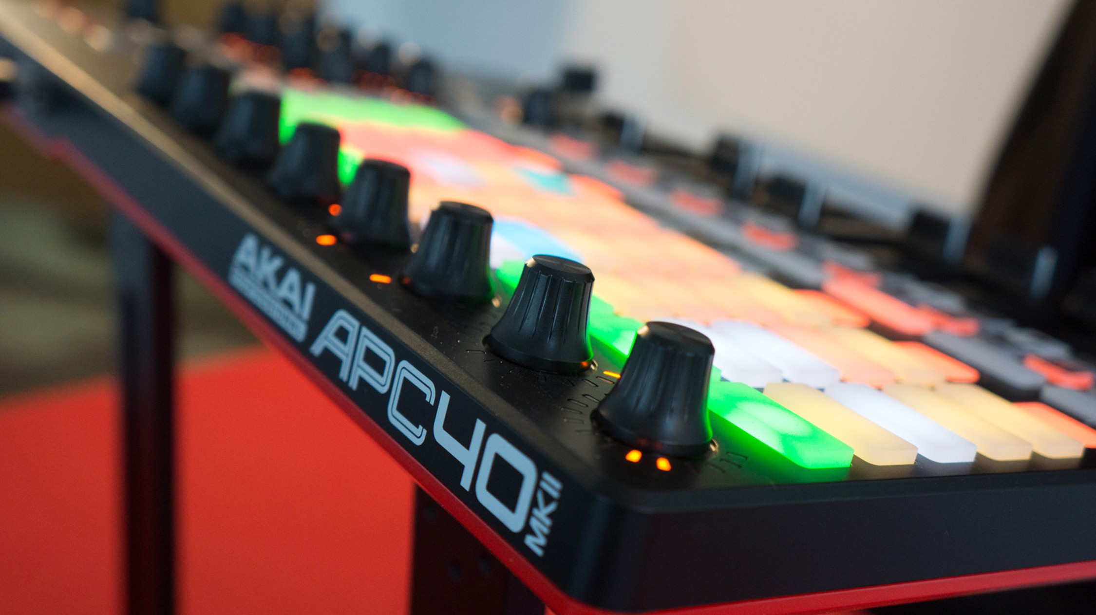 Controlador AKAI APC40 MKII para Ableton Live Profissional ...