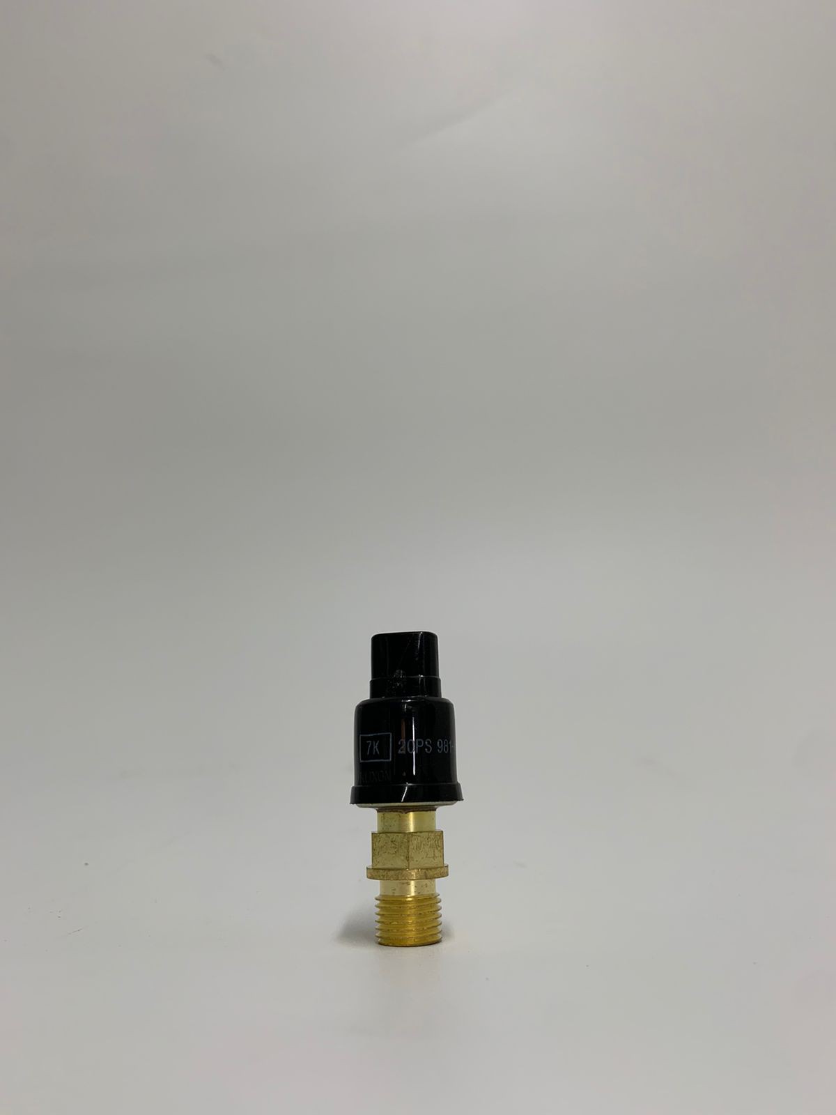 Sensor de pressão - 31E5-40520 - 42HDLL, HX140L, HX160L, HX180L, HX235L ...