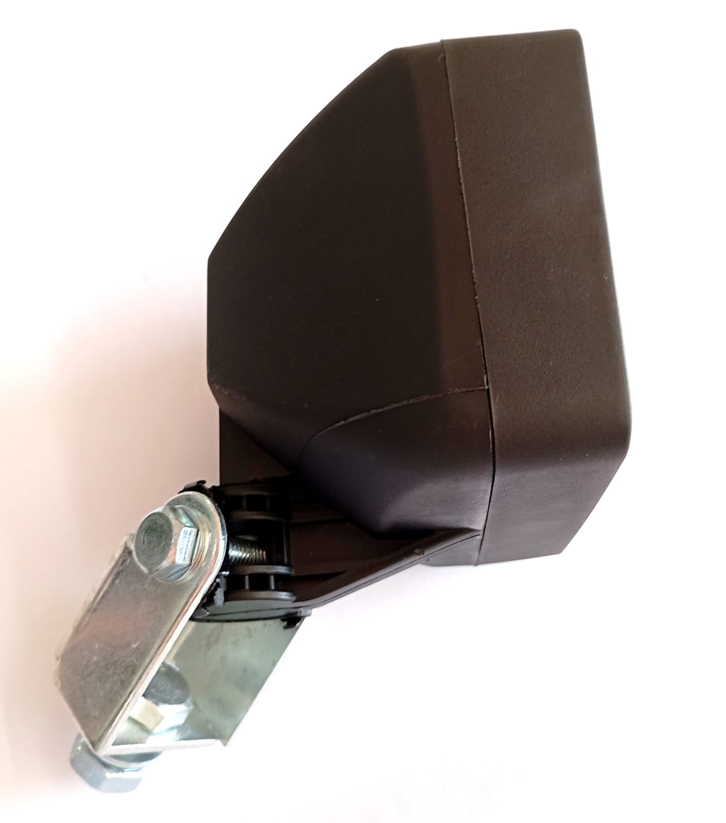 11039846 - Farol - Peças para Veículos Pesados Isam Máquinas