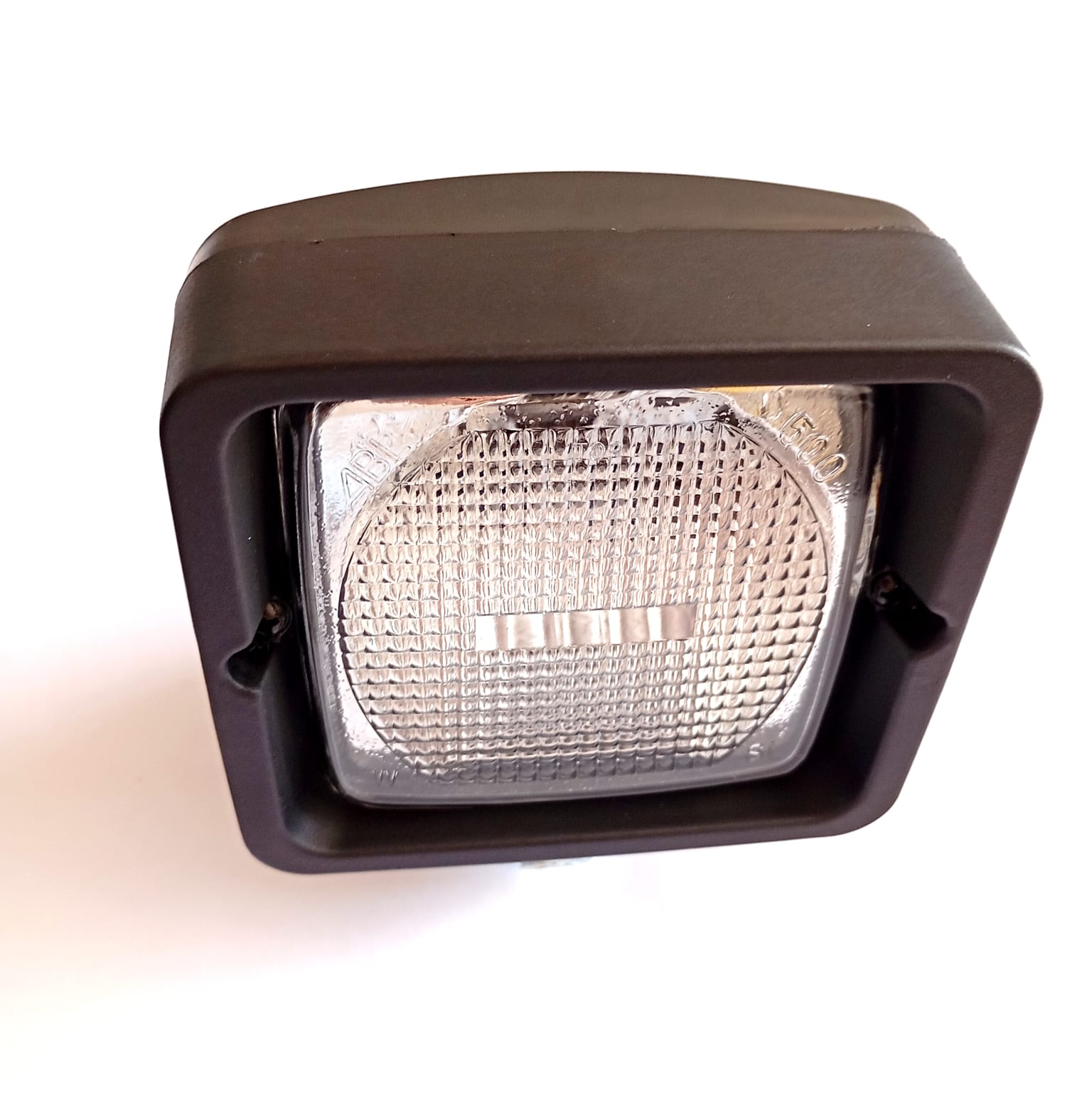 11039846 - Farol - Peças para Veículos Pesados Isam Máquinas