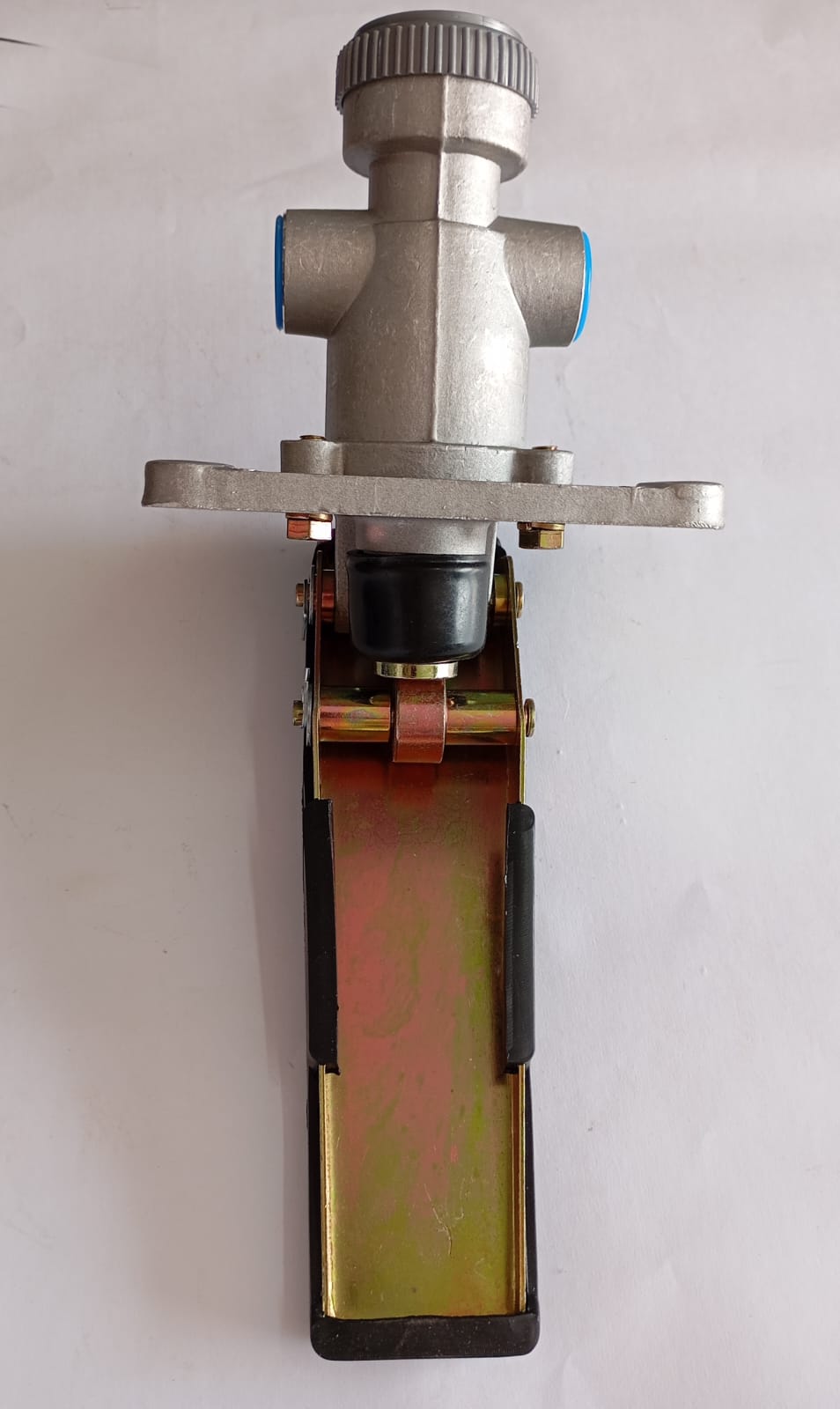 4120001795 - Válvula do Pedal de Freio - LG936L, LG938L, LG936, LG938 ...