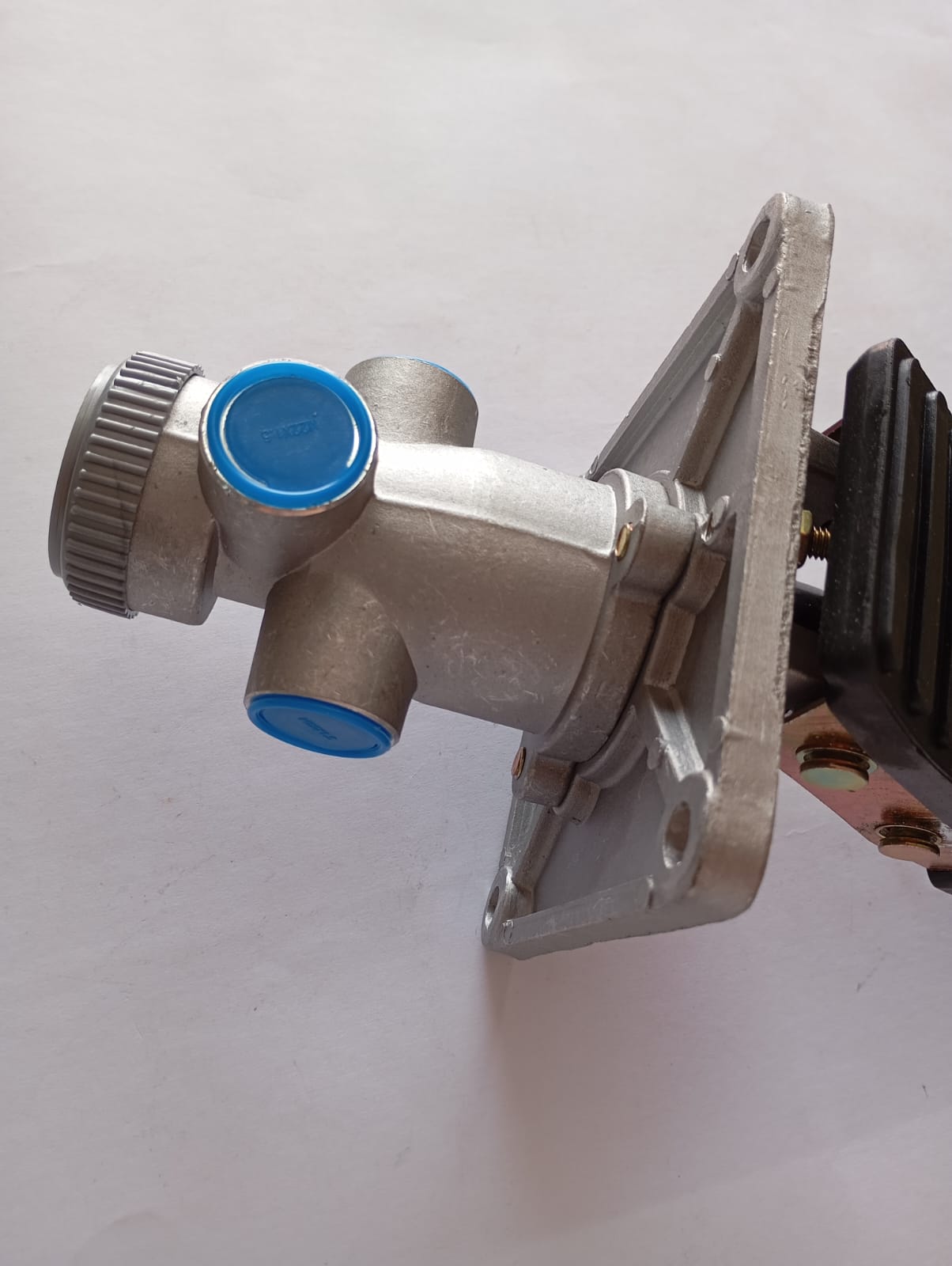 4120001795 - Válvula do Pedal de Freio - LG936L, LG938L, LG936, LG938 ...