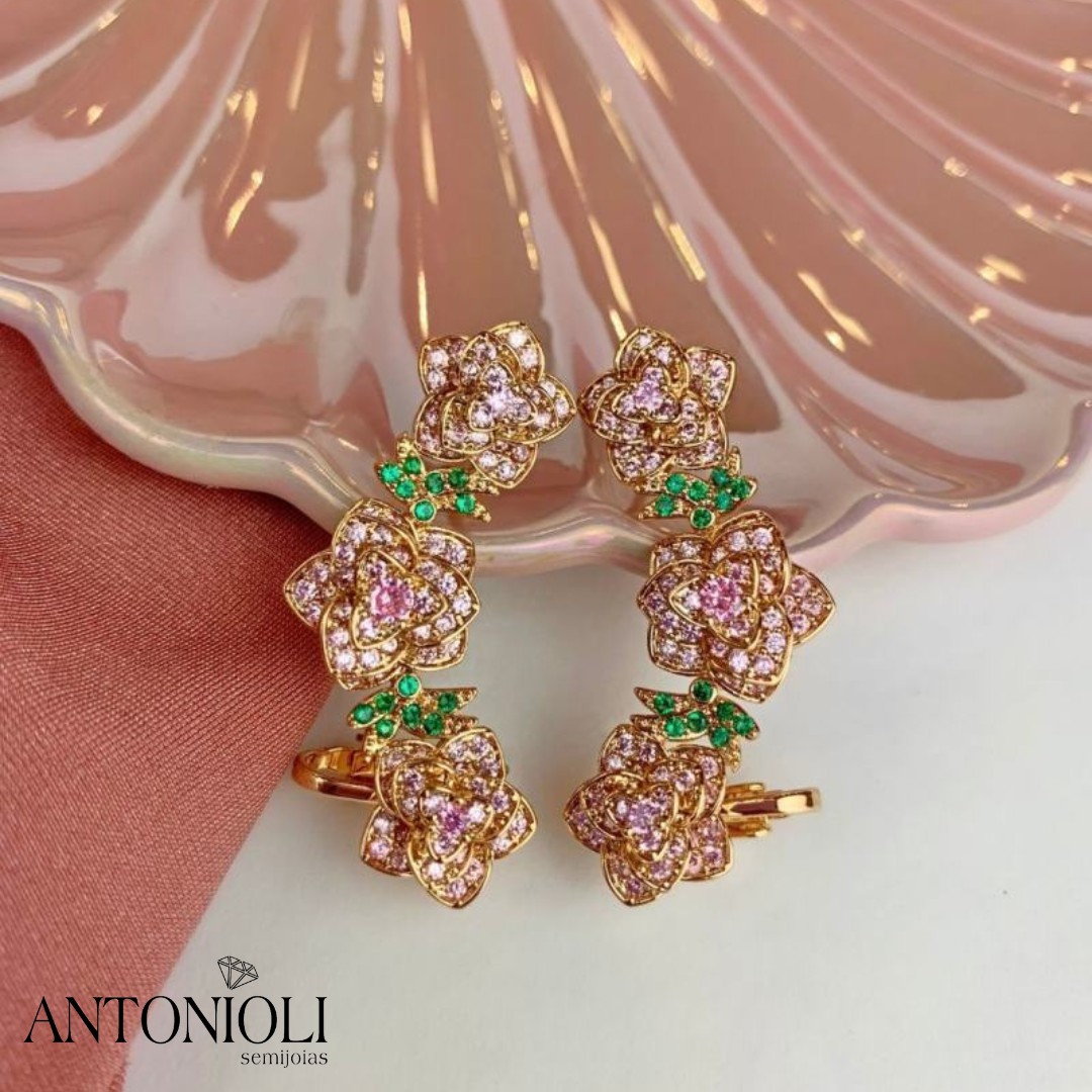 Ear cuff flores Cravejado com zircônias rosas e esmeraldas banho ouro ...