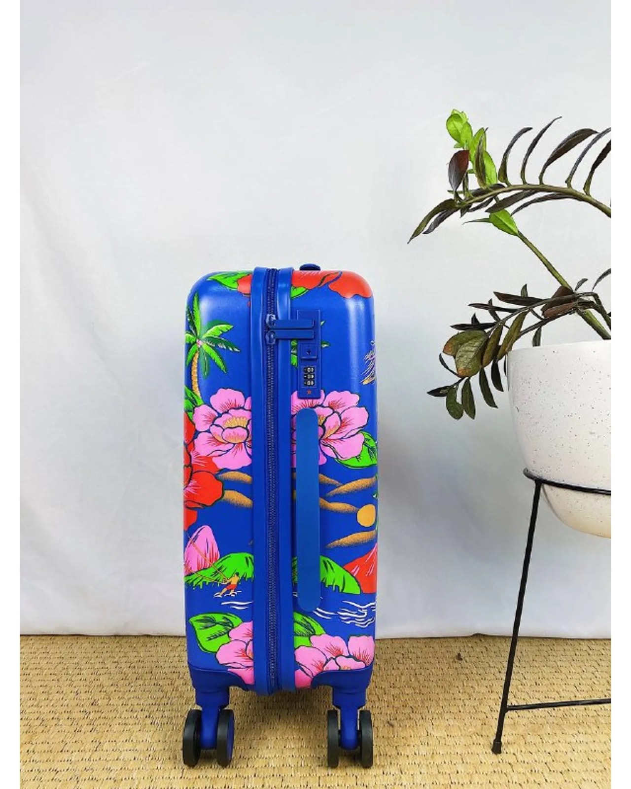 FARM MALA ME LEVA P FARM RIO DE FLOR - MELEVALOGO