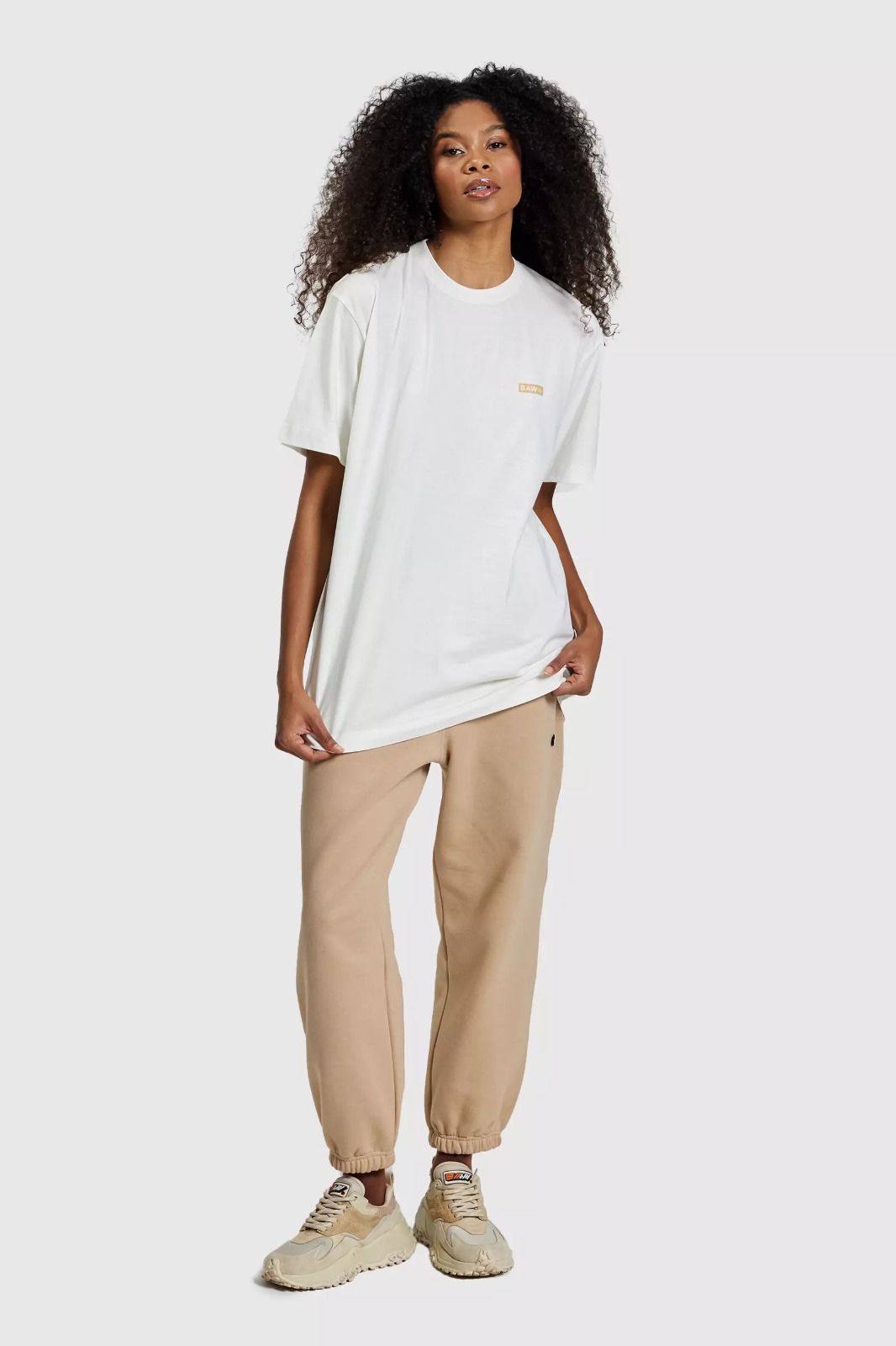 BAW CAMISETA REGULAR BAW LOGO - OFF WHITE - MELEVALOGO