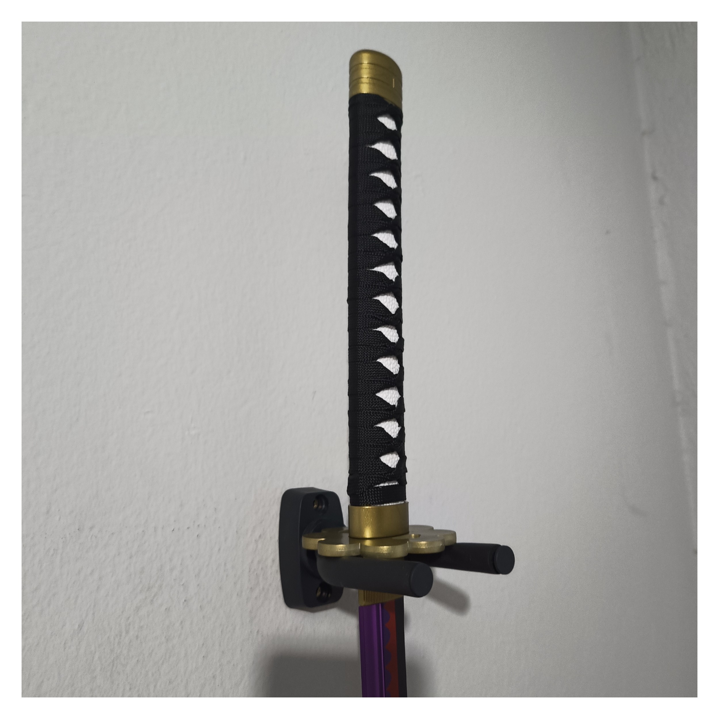 Suporte de Parede Acolchoado para Espadas - Seguro e Ajustável - Tenda ...