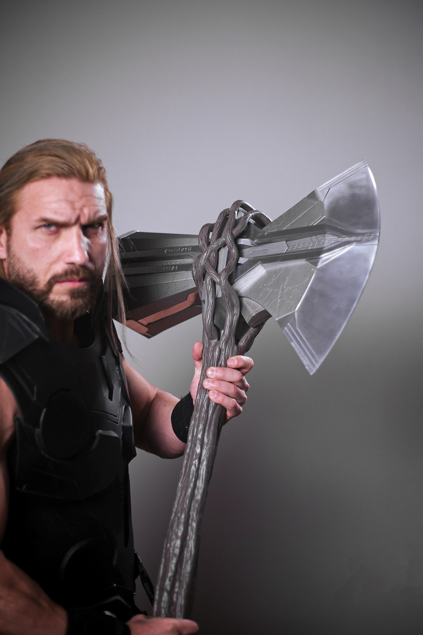 Machado Martelo do Thor Stormbreaker em Aço com LED - Réplica Exclusiv ...