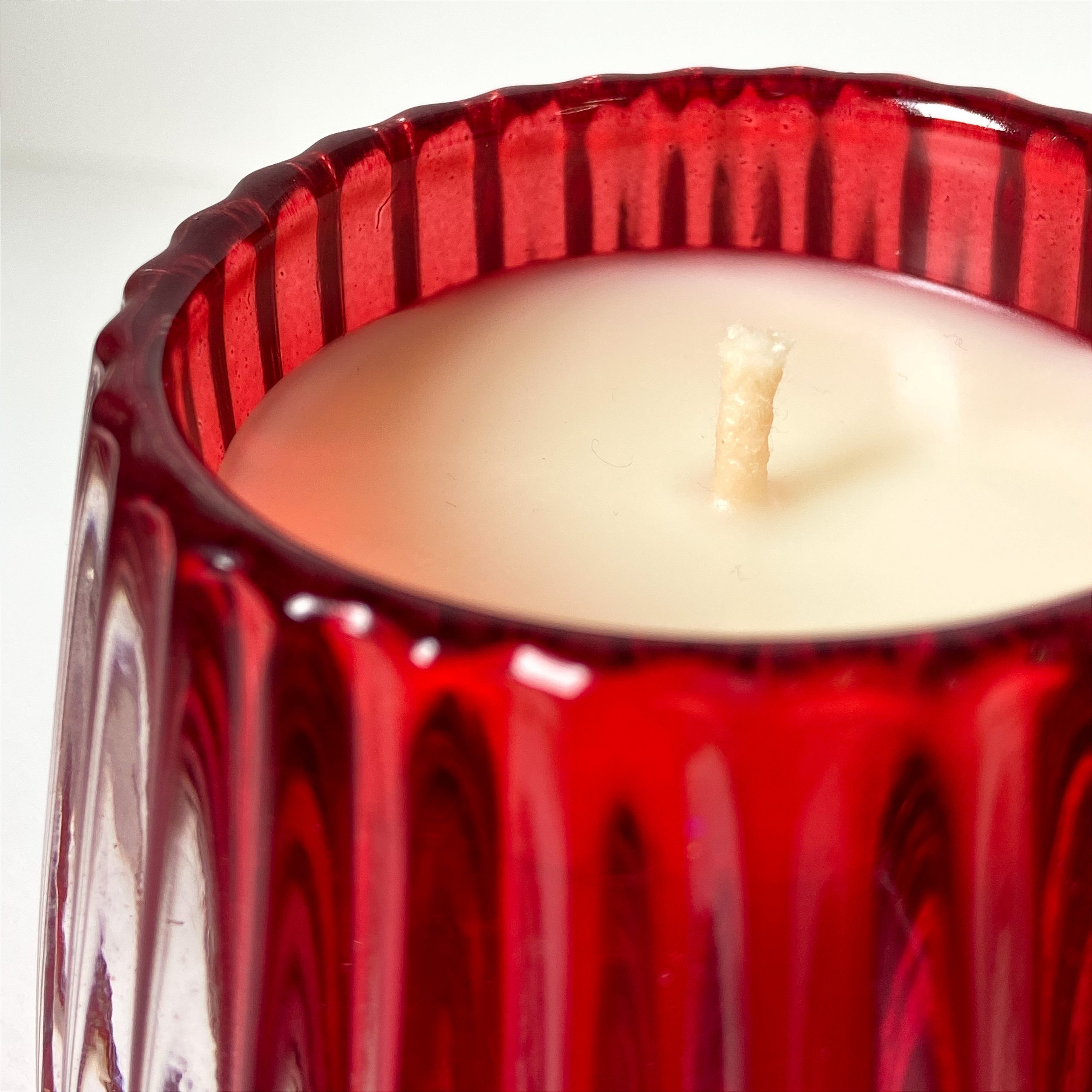 Vela Aromática Pitanga Negra 110g - 100% Cera Vegetal - Elfa Zen