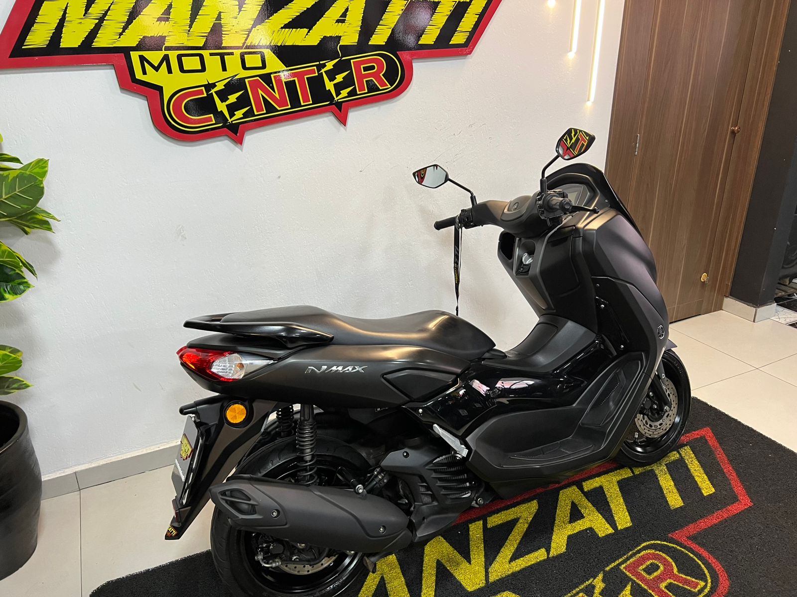 Moto Yamaha NMAX 160 ABS Preta 2021 - Manzatti Moto Center