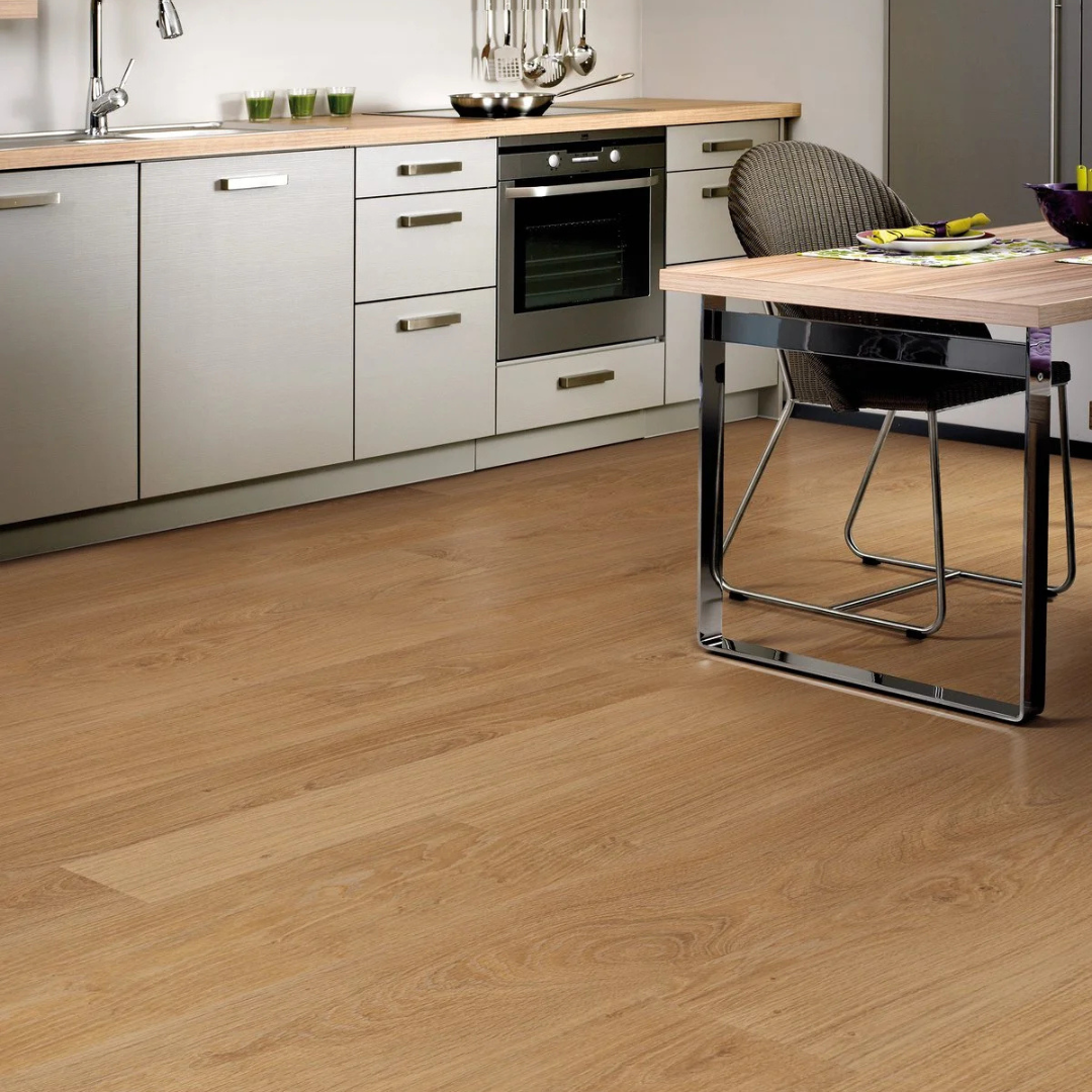 PISO LAMINADO QUICK STEP SMART CARVALHO NATURAL ENVERNIZADO QSSM1292 - 2,51M2 - ELEAR: O melhor ...