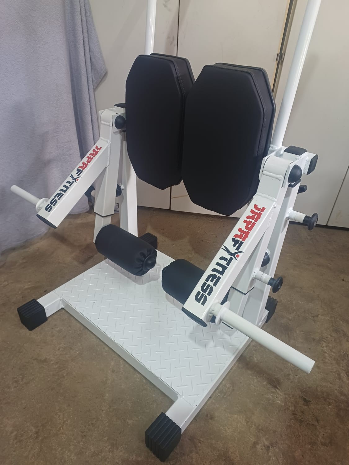 Flexora em pé Articulada Unilateral Japafitness - Japafitness Equipamentos