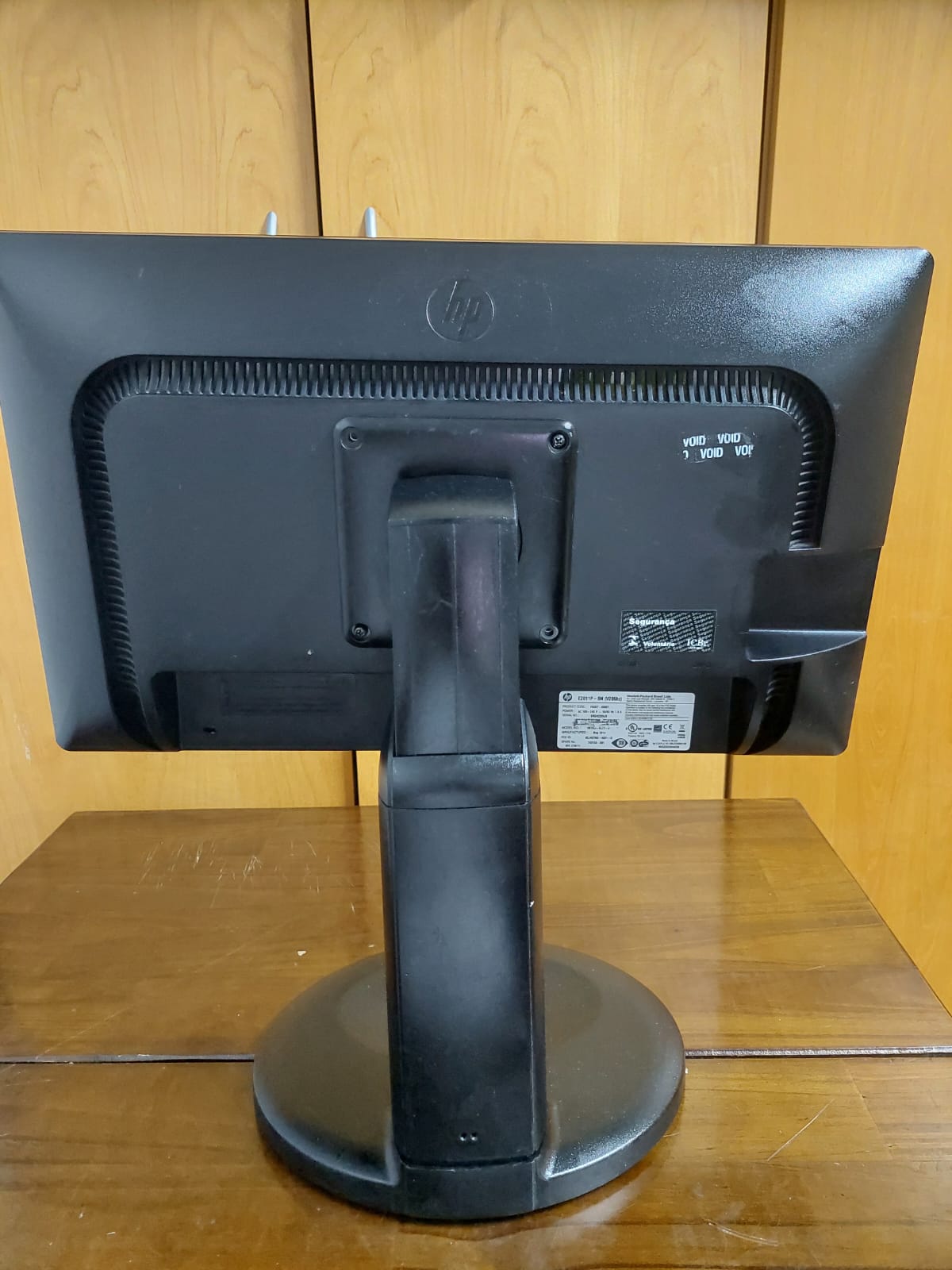 Monitor HP 20″ LED E2011p – HD+, VGA/DisplayPort, VESA, Ajustável ...