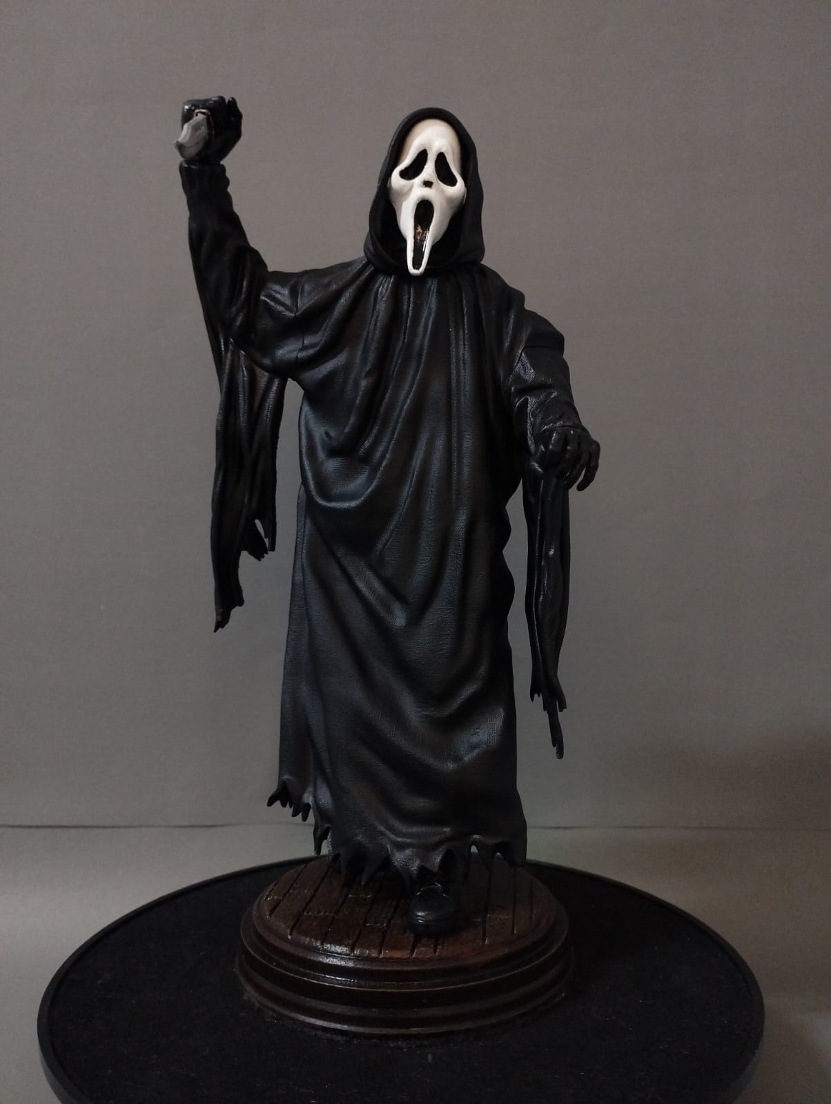 Action Figure Ghostface – Filme Pânico (Scream) 25CM de altura - Fz Studio
