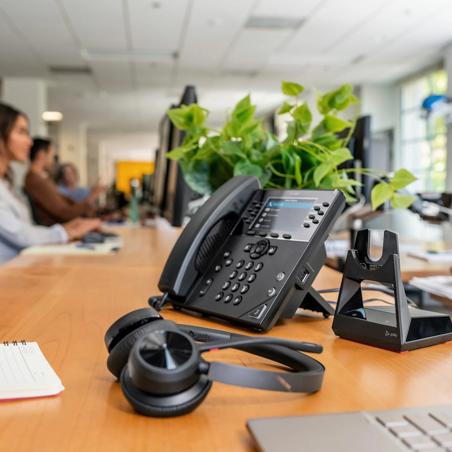 Headset Poly Voyager 4320 Stereo USB-A +Charging Stand - Processtec ...