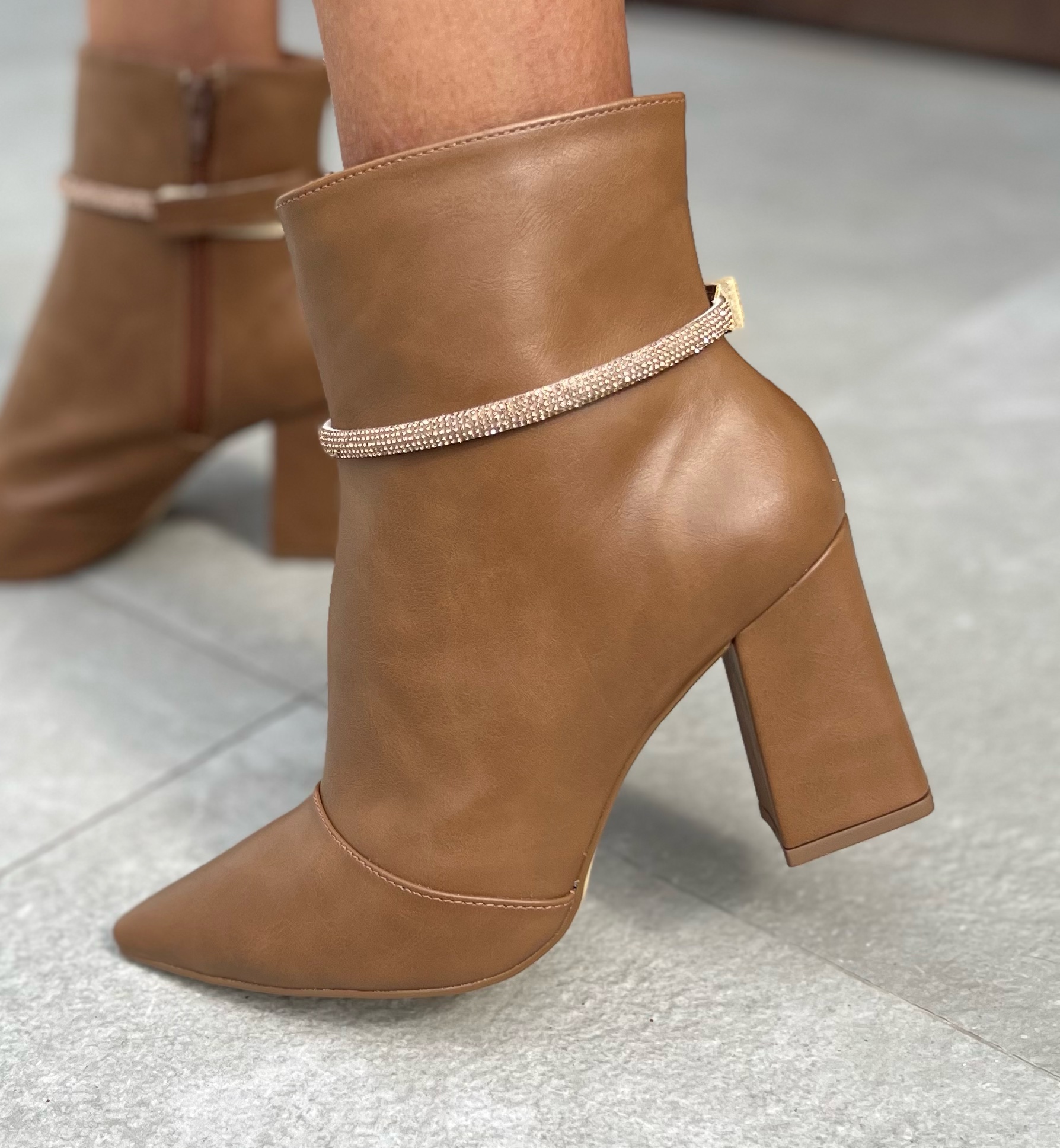 Bota Lis Caramelo - Azure Shoes - Amou, comprou, recebeu!