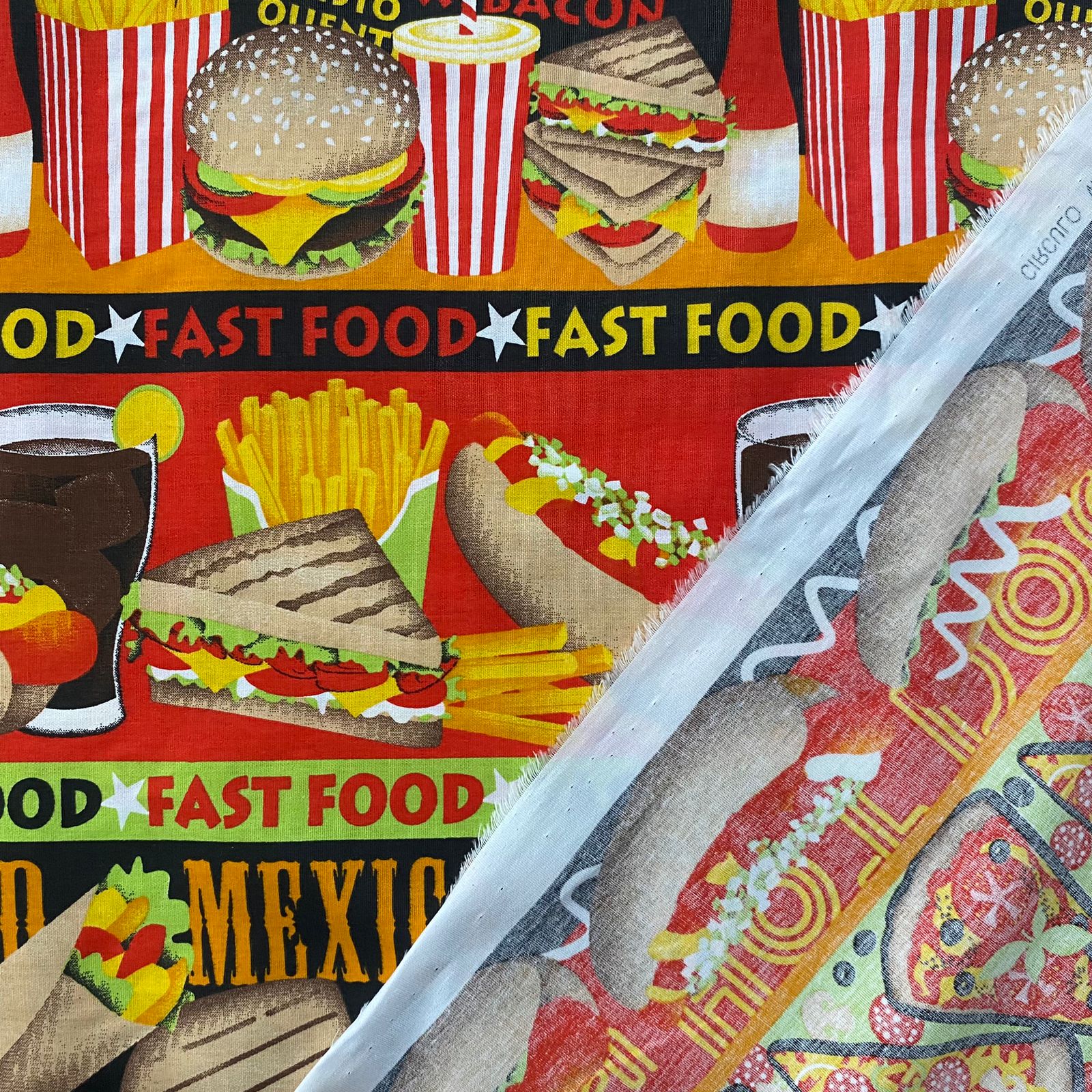 TRICOLINE BARRASDA ESTAMPADA (FAST FOOD) - Ponto dos Tecidos