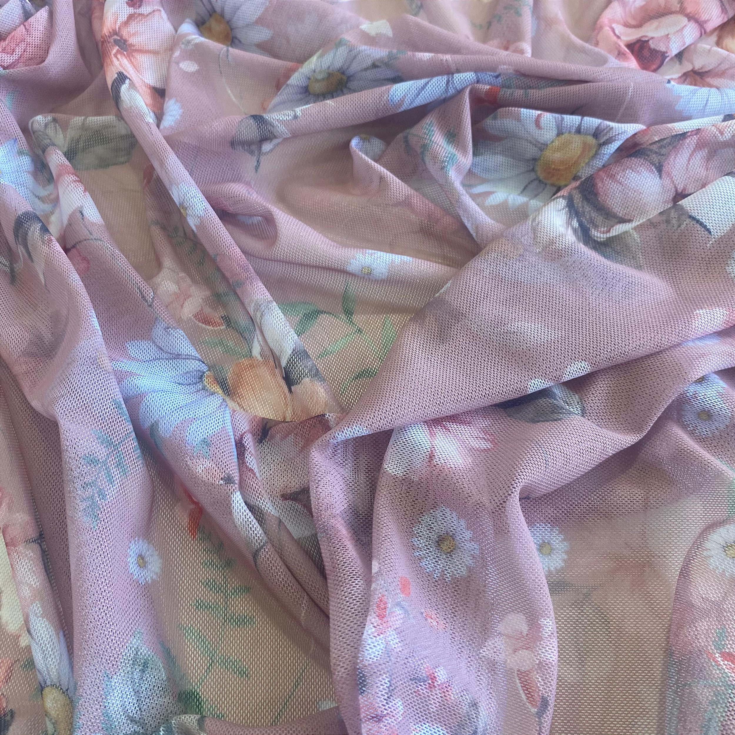 Tule estampado: o tecido leve e transparente - Ponto dos Tecidos