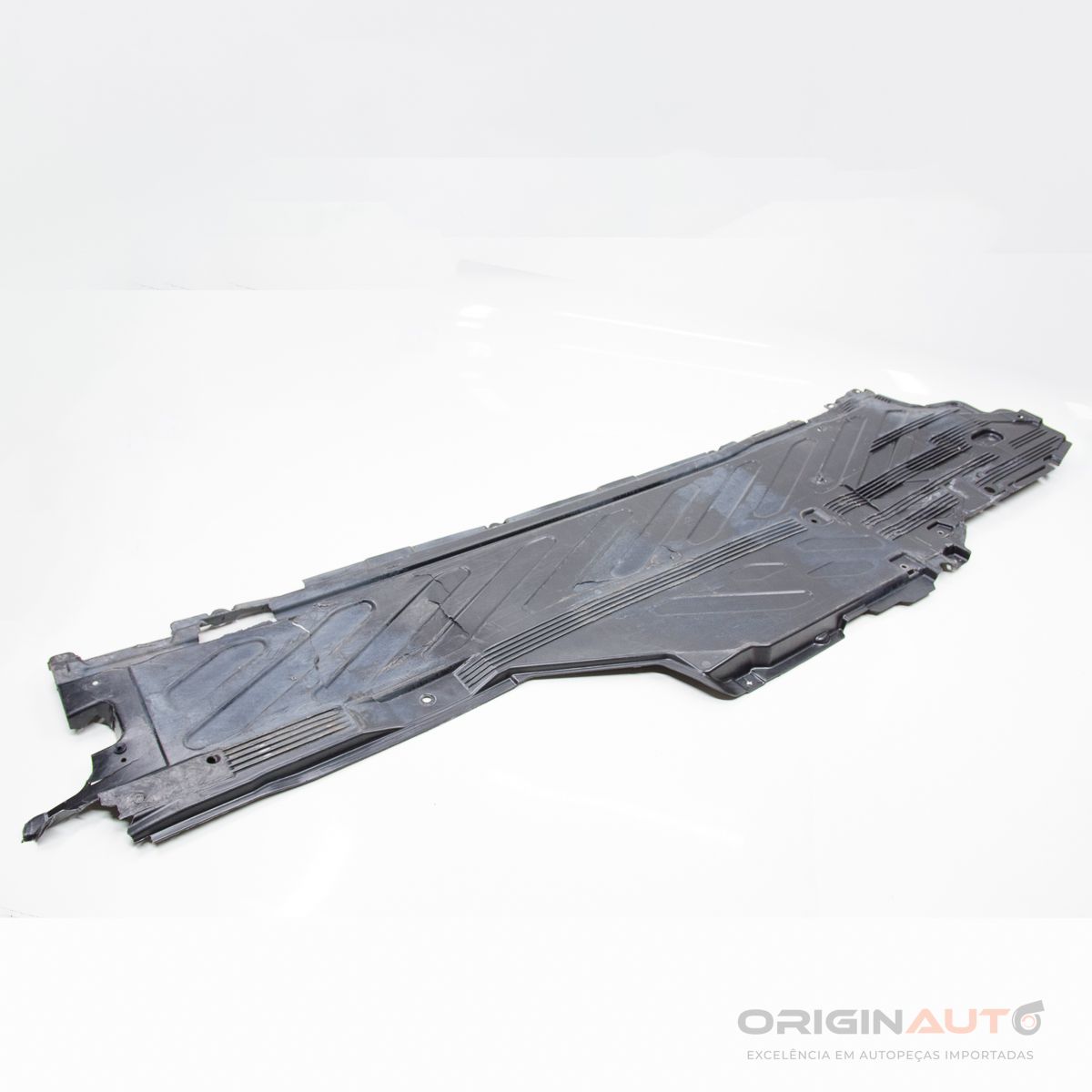 Protetor Assoalho Esquerdo Mercedes C43 Amg 2018 A2056841900 ...