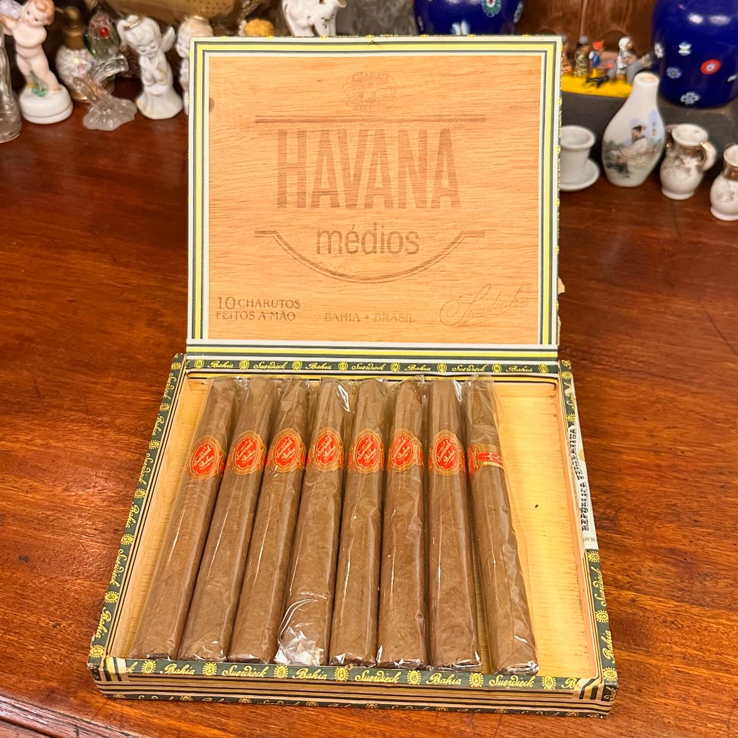 Caixa de charutos Havana com 8 charutos. - Dônama Antiquário