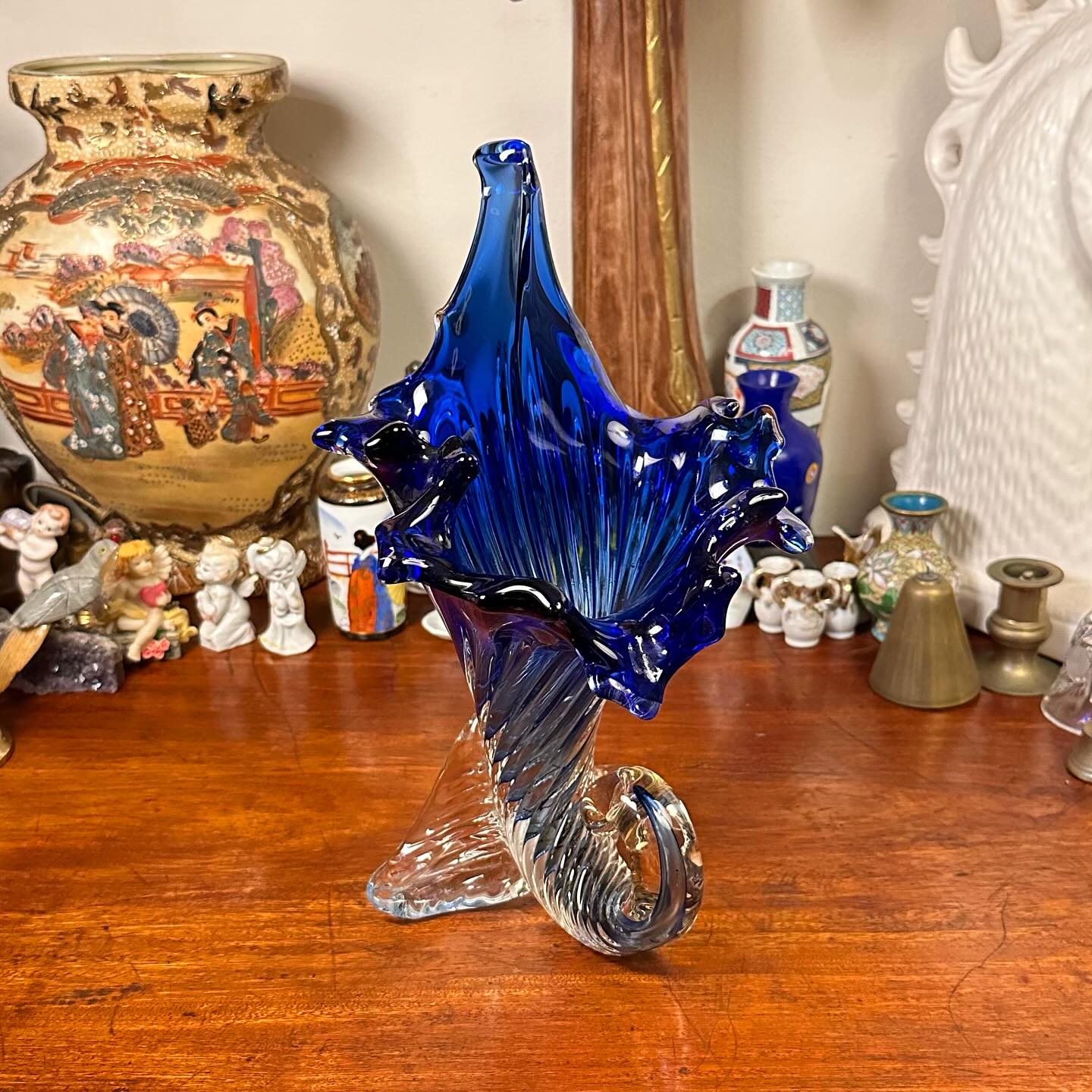 Vaso cornucópia em Murano azul. - Dônama Antiquário