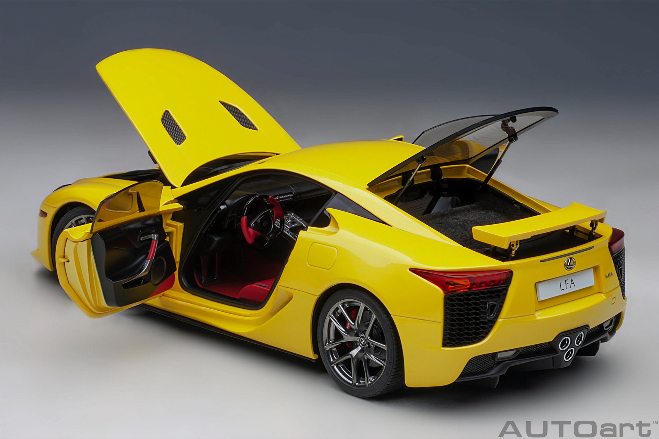 Lexus LFA 1:18 Autoart Amarelo - 19 anos! Loja on-line de miniaturas colecionáveis!