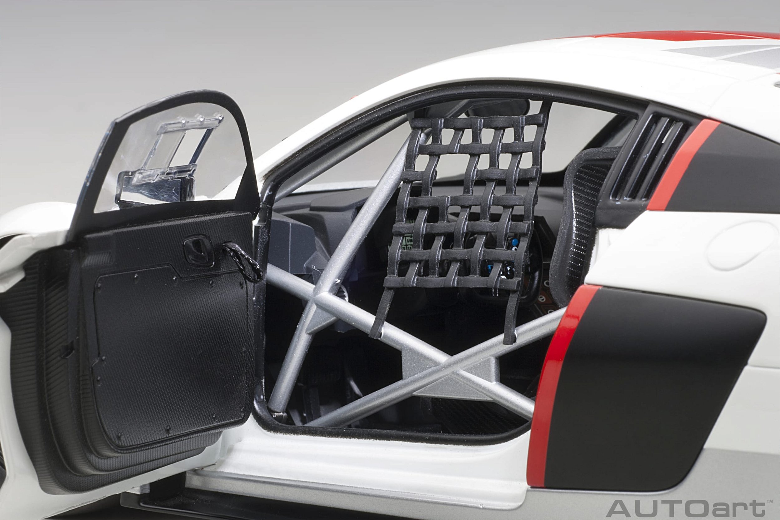 Audi R8 FIA GT GT3 2016 Geneva Presentation 1:18 Autoart - 18 anos ...