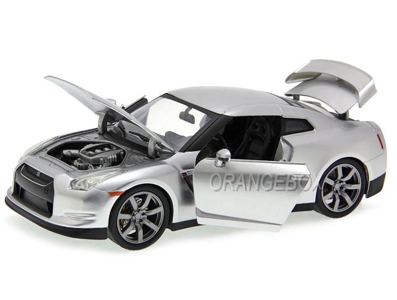 Brian s Nissan GTR R35 Velozes e Furiosos 7 Jada Toys 1:24 Prata - 19 ...