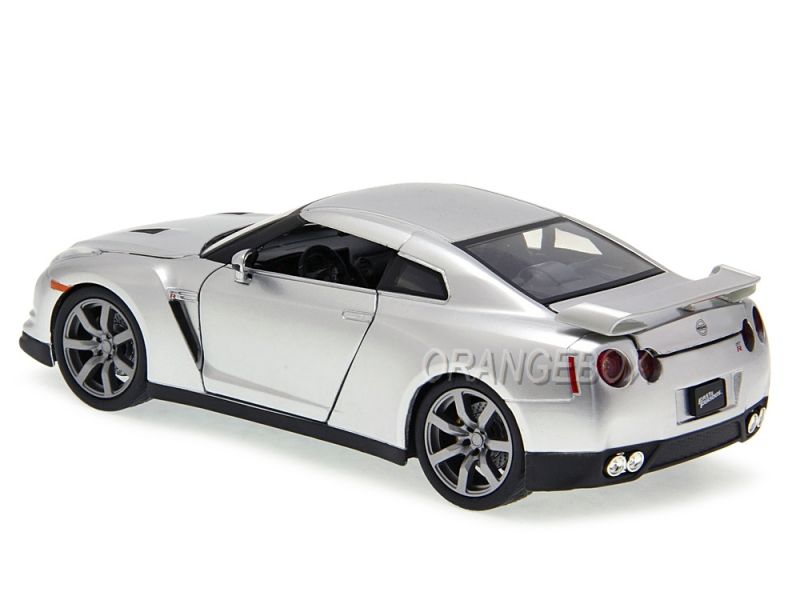 Brian s Nissan GTR R35 Velozes e Furiosos 7 Jada Toys 1:24 Prata - 19 ...