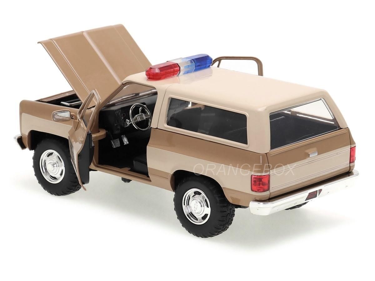 Hopper's Chevrolet Blazer Police Stranger Things Jada Toys 1:24 - 18 ...