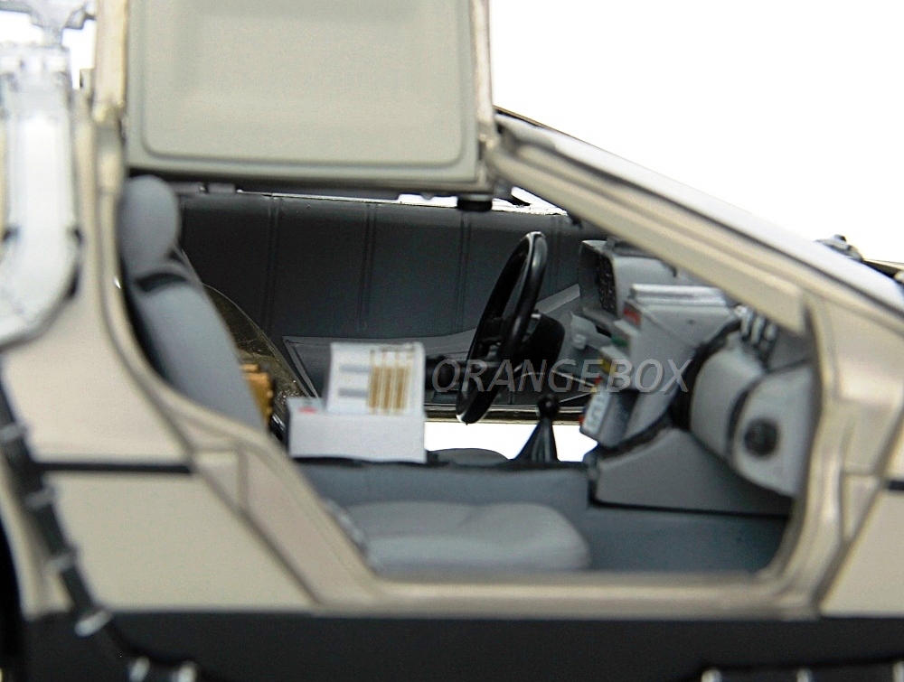 Delorean Time Machine Back to the Future Parte II Sunstar 1:18 - 18 ...