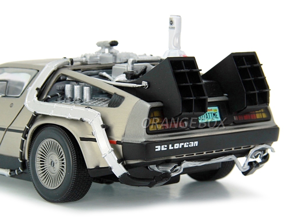 Delorean Time Machine Back to the Future Parte II Sunstar 1:18 - 18 ...