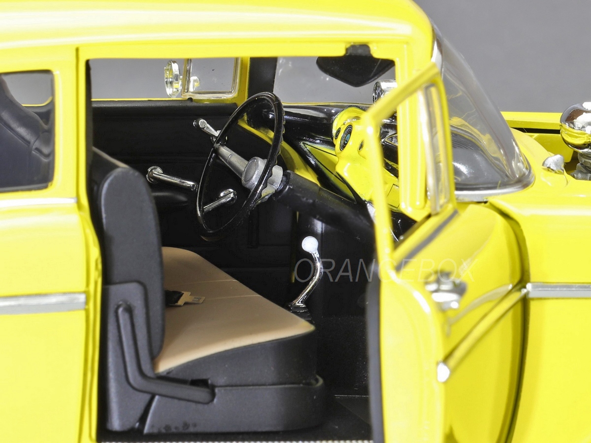 Chevrolet Bel Air 1957 Hollywood Knights 1:18 Acme - 20 anos! Loja on ...