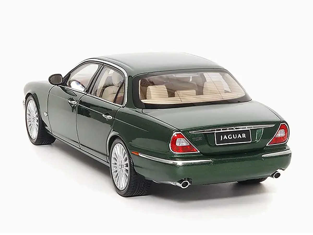 Jaguar XJ6 (X350) 1:18 Almost Real Verde - 19 anos! Loja on-line de miniaturas colecionáveis!