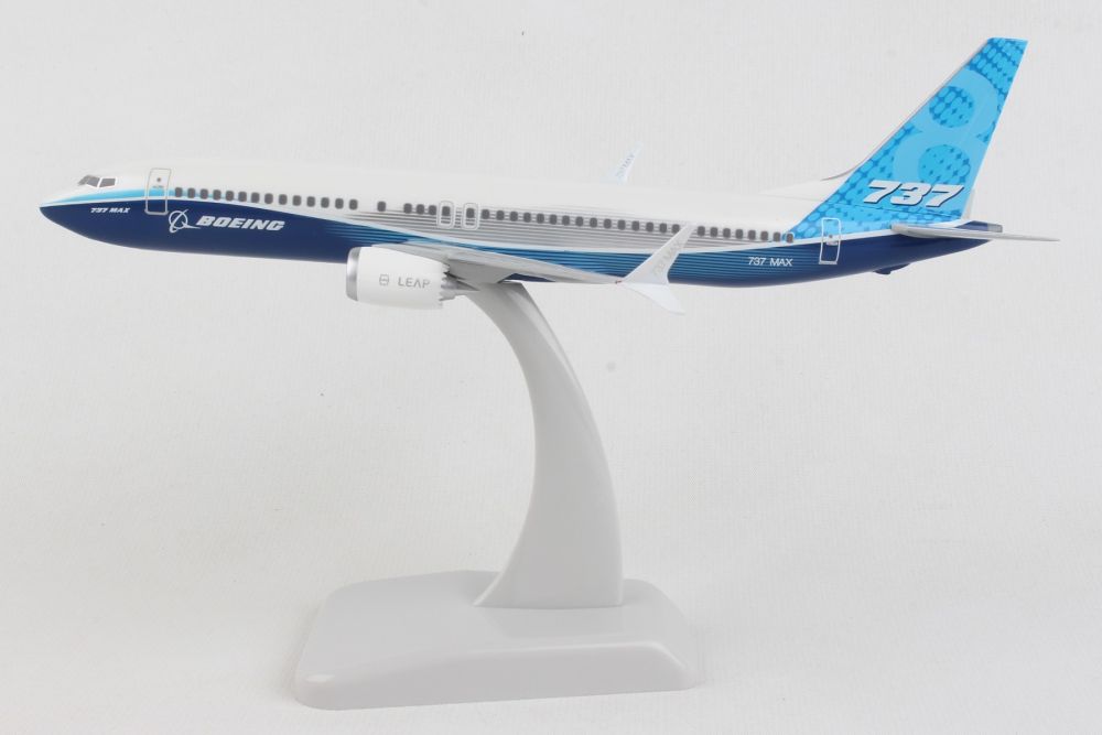 Avião Boeing 737 MAX 1:200 Hogan - 20 anos! Loja on-line de miniaturas ...