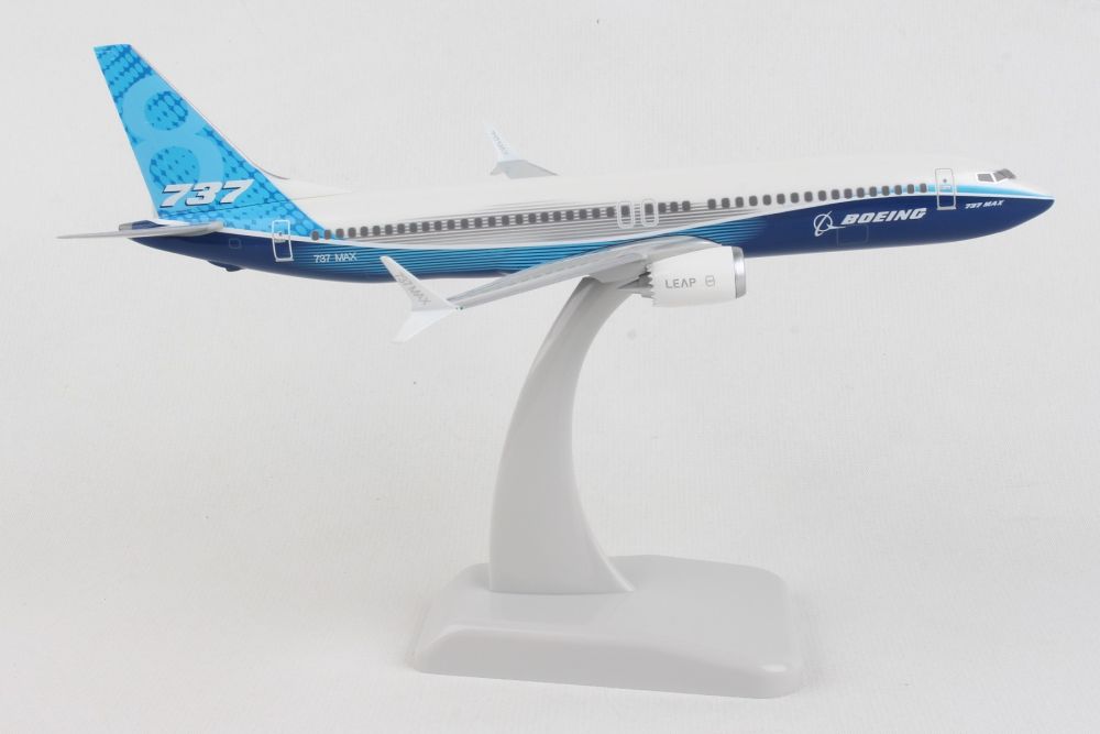 Avião Boeing 737 MAX 1:200 Hogan - 20 anos! Loja on-line de miniaturas ...