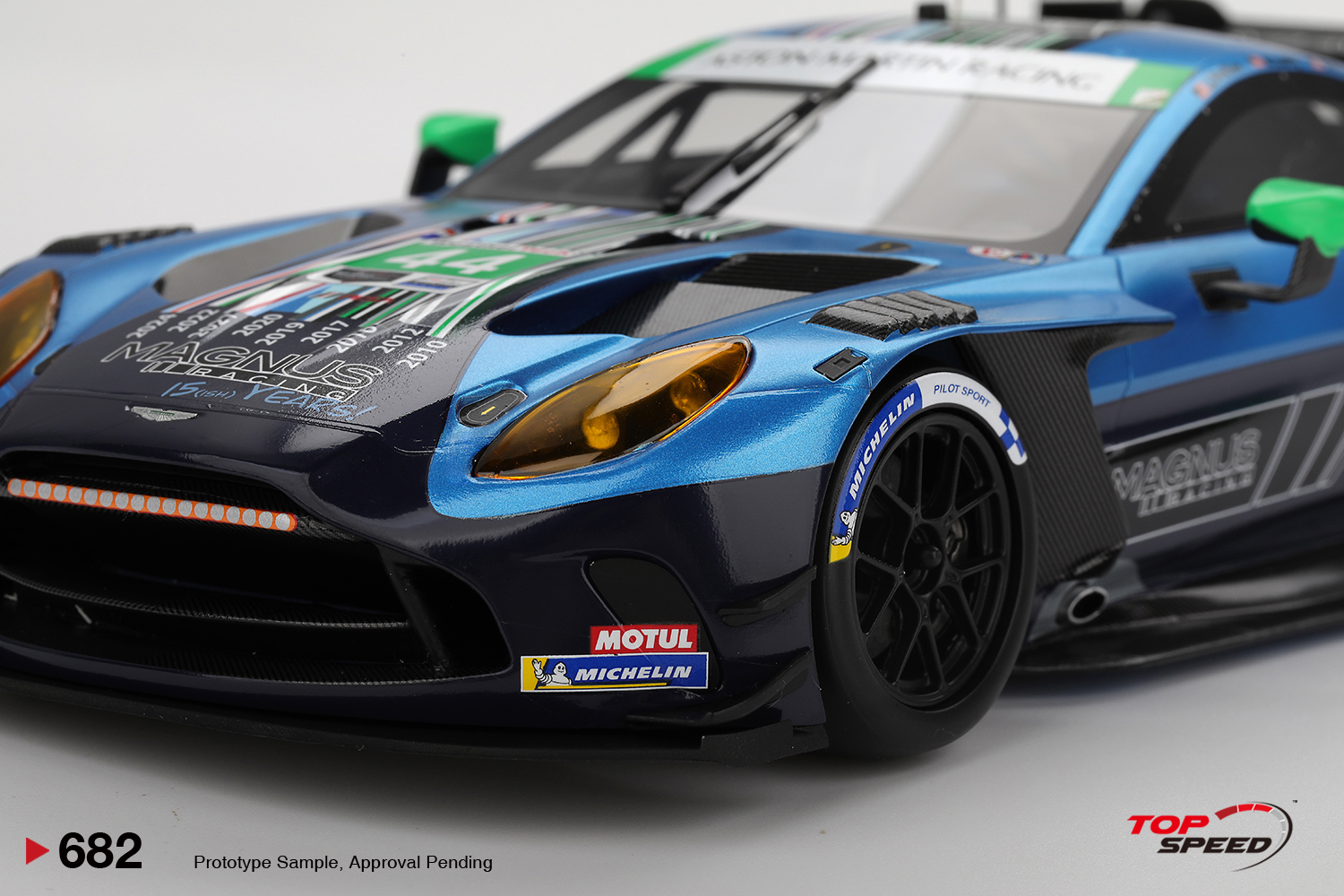 Aston Martin Vantage GT3 EVO Magnus Racing 2025 IMSA 24Hs Daytona 1:18 ...