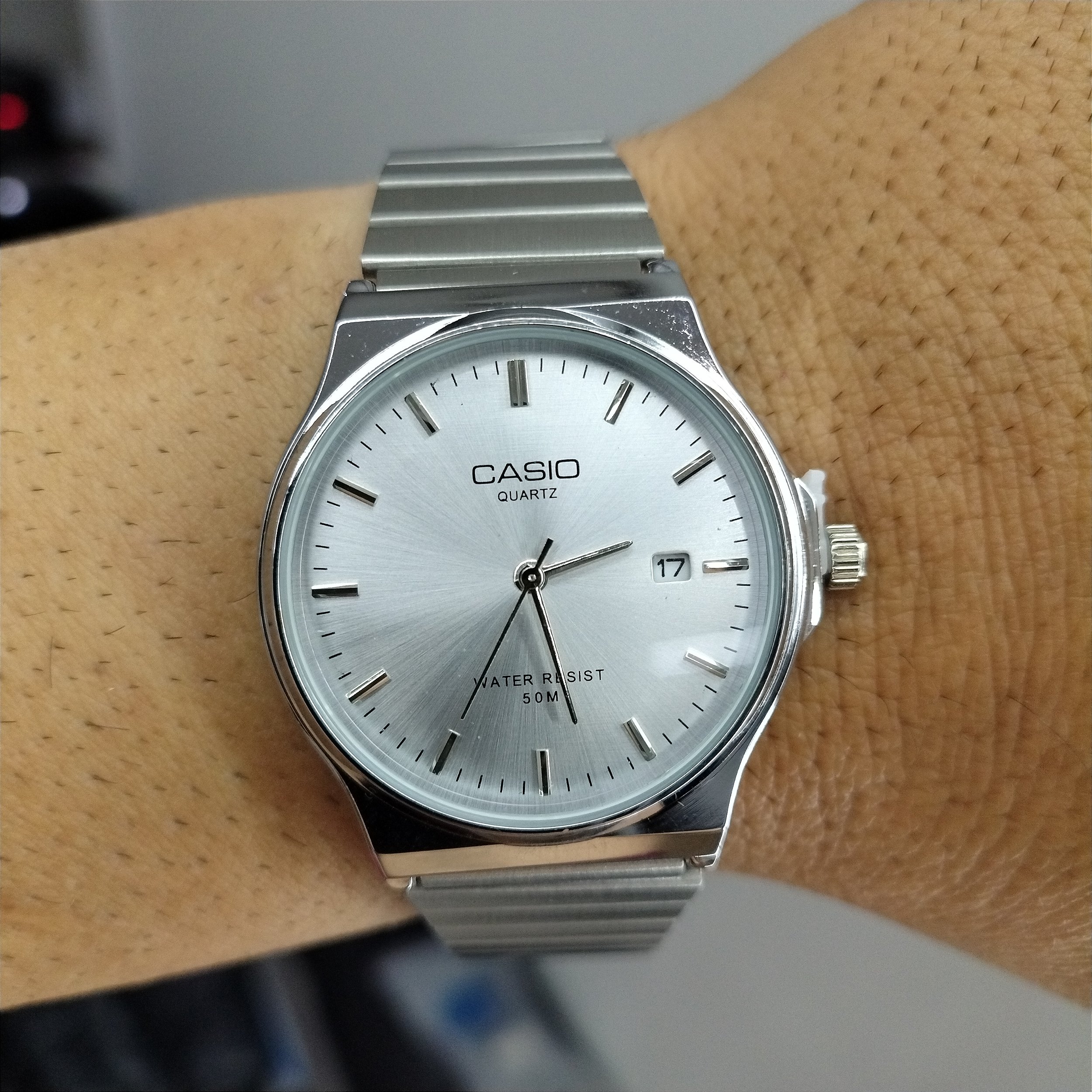 Casio Quartz Redondo Aço Prateado 38MM - Douglasimports019