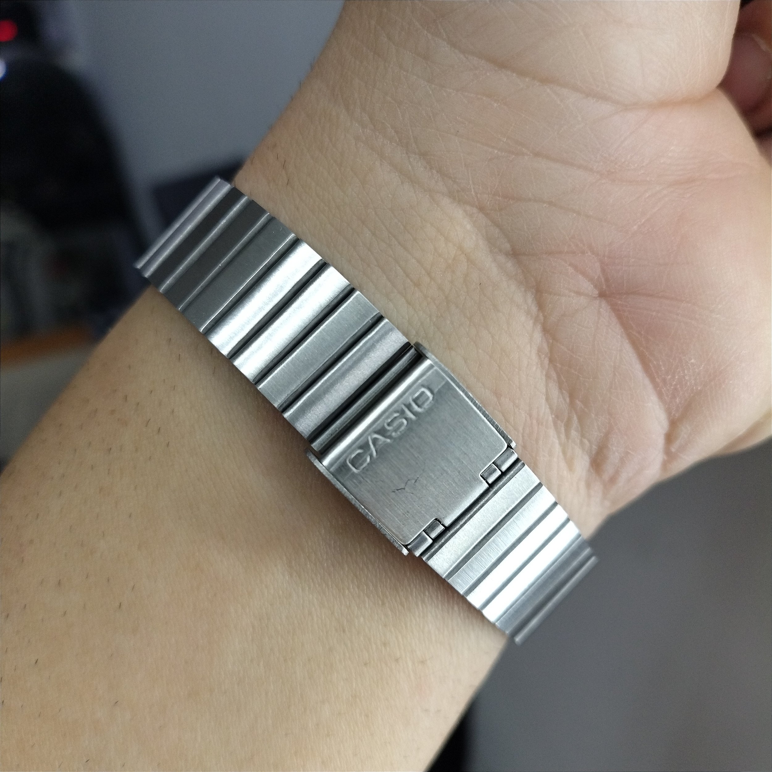 Casio Quartz Redondo Aço Prateado 38MM - Douglasimports019