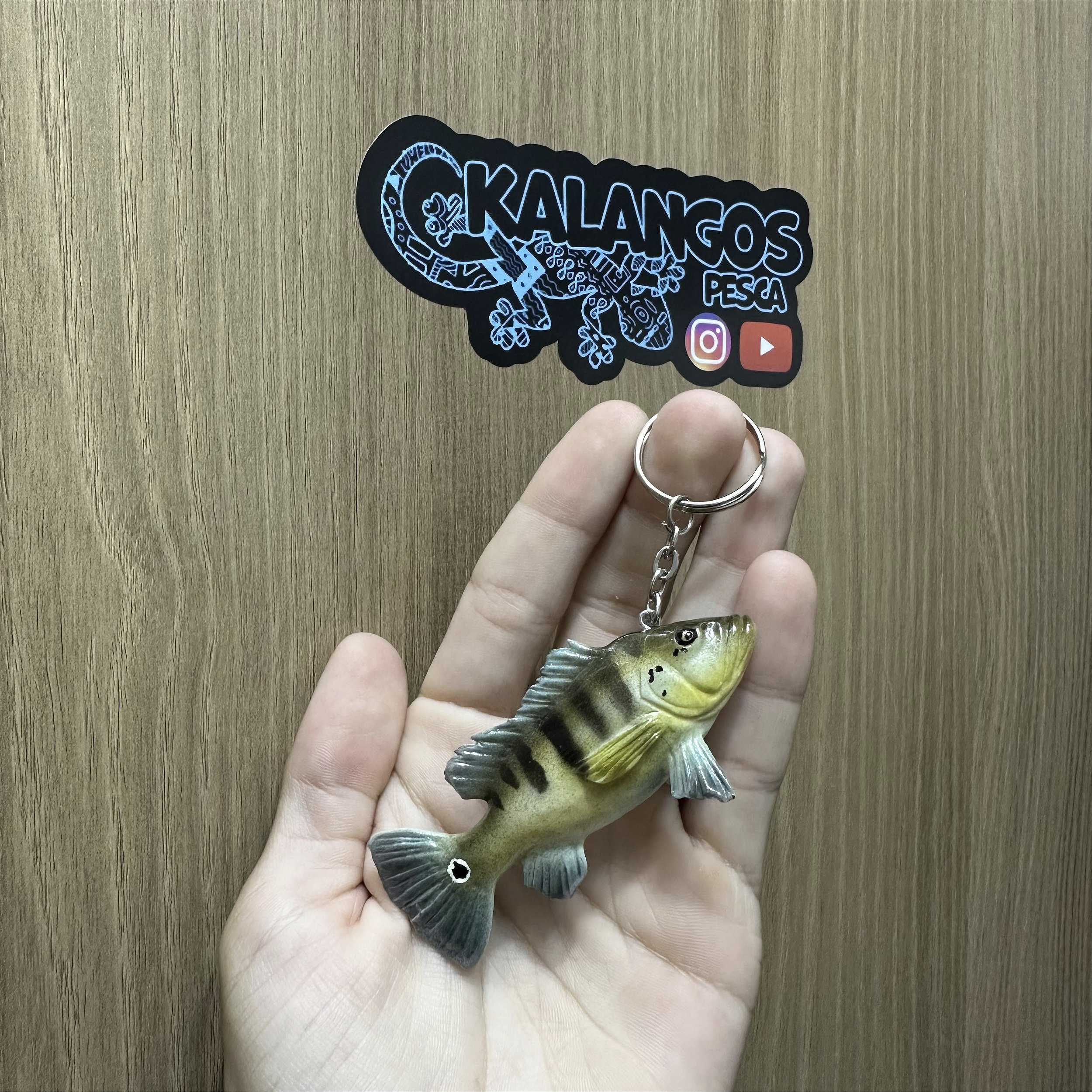 Chaveiro artesanal tucunaré azul - Kalangos Pesca