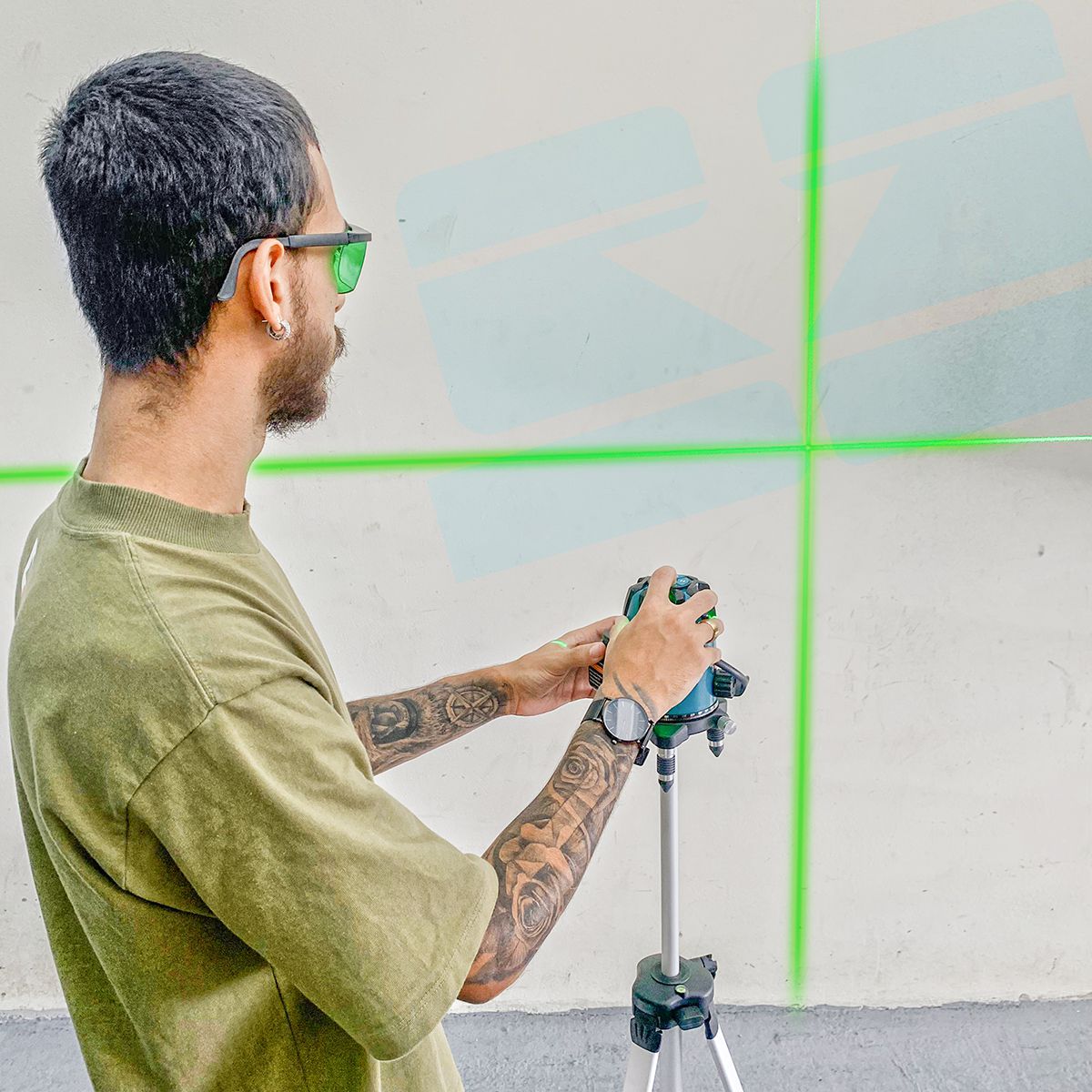 Kit Nível A Laser Verde 5 Linhas Bivolt Trena, Lapis Óculos - suzer