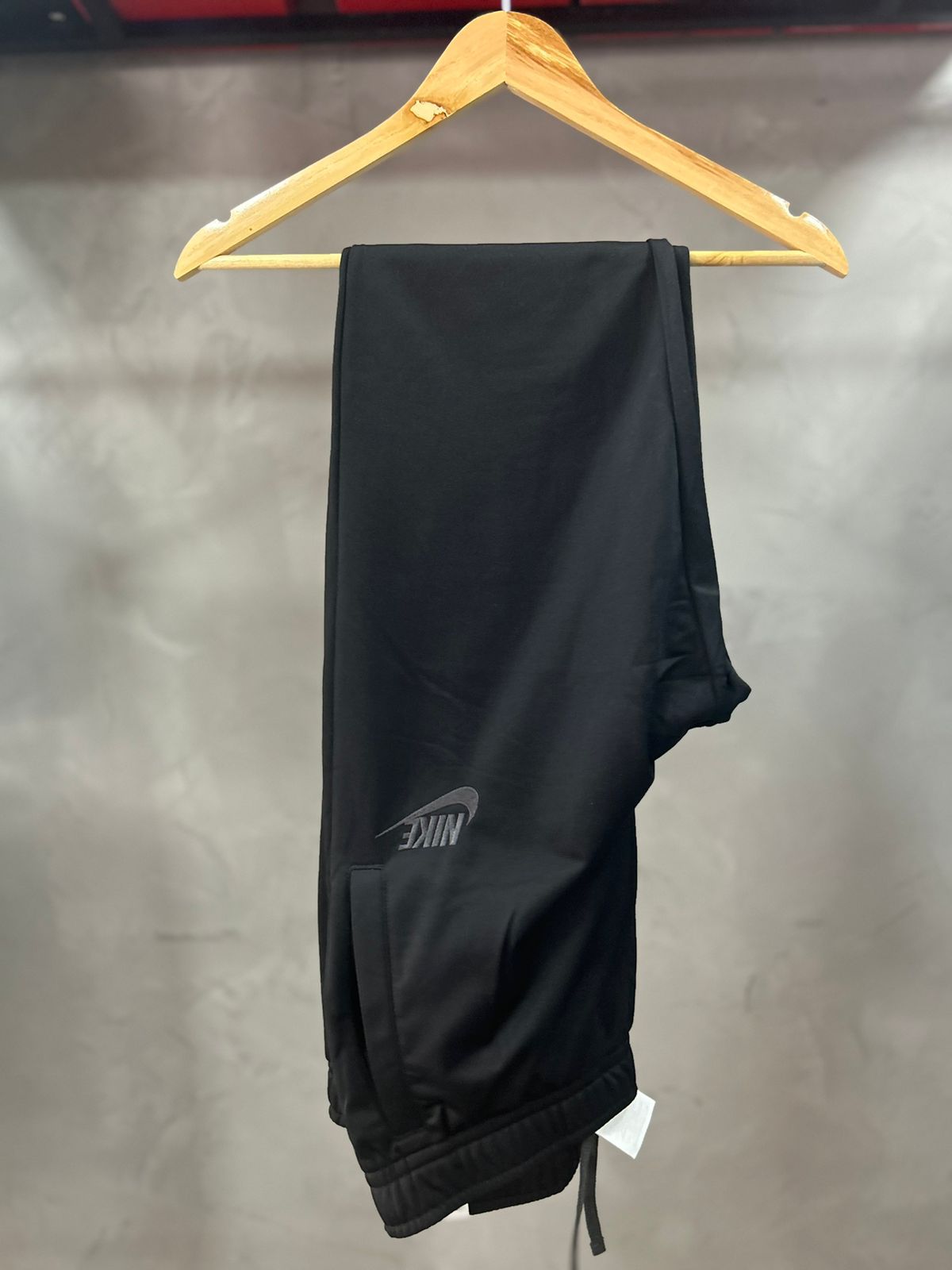 Conjunto Nike Sportswear Essentials black - Loja Vei do tenis- os melhores