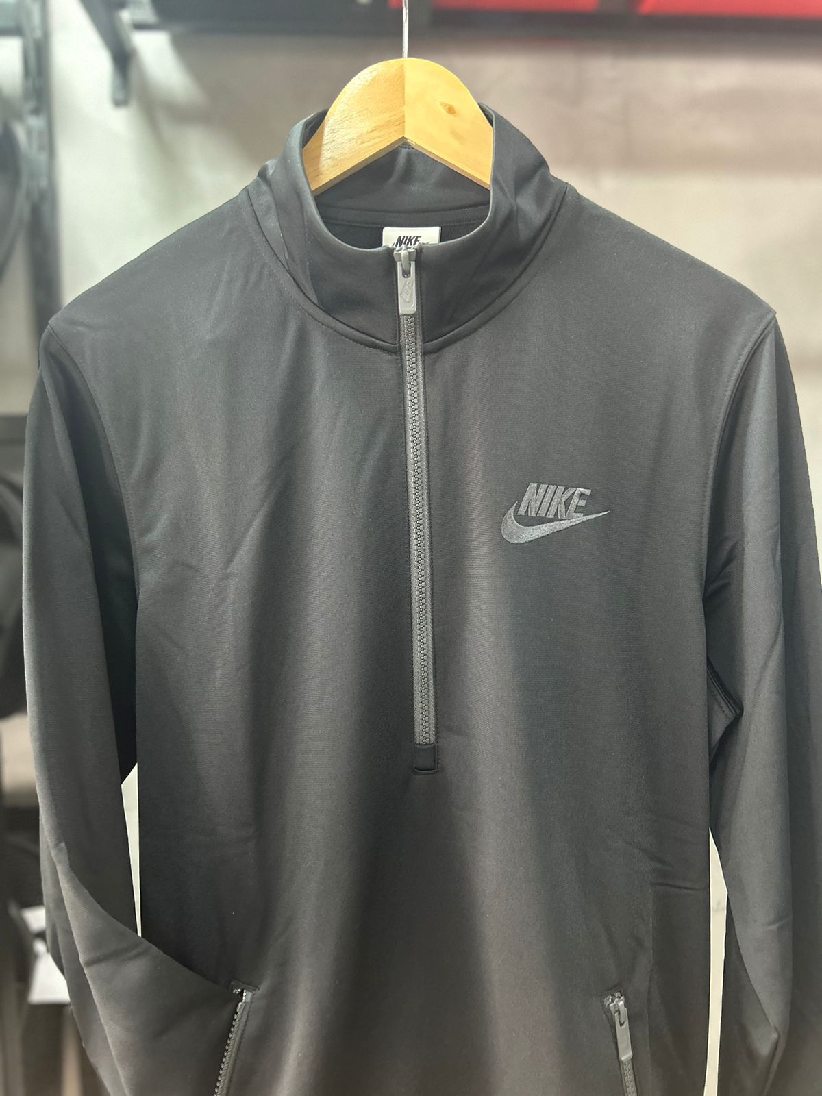 Conjunto Nike Sportswear Essentials black - Loja Vei do tenis- os melhores
