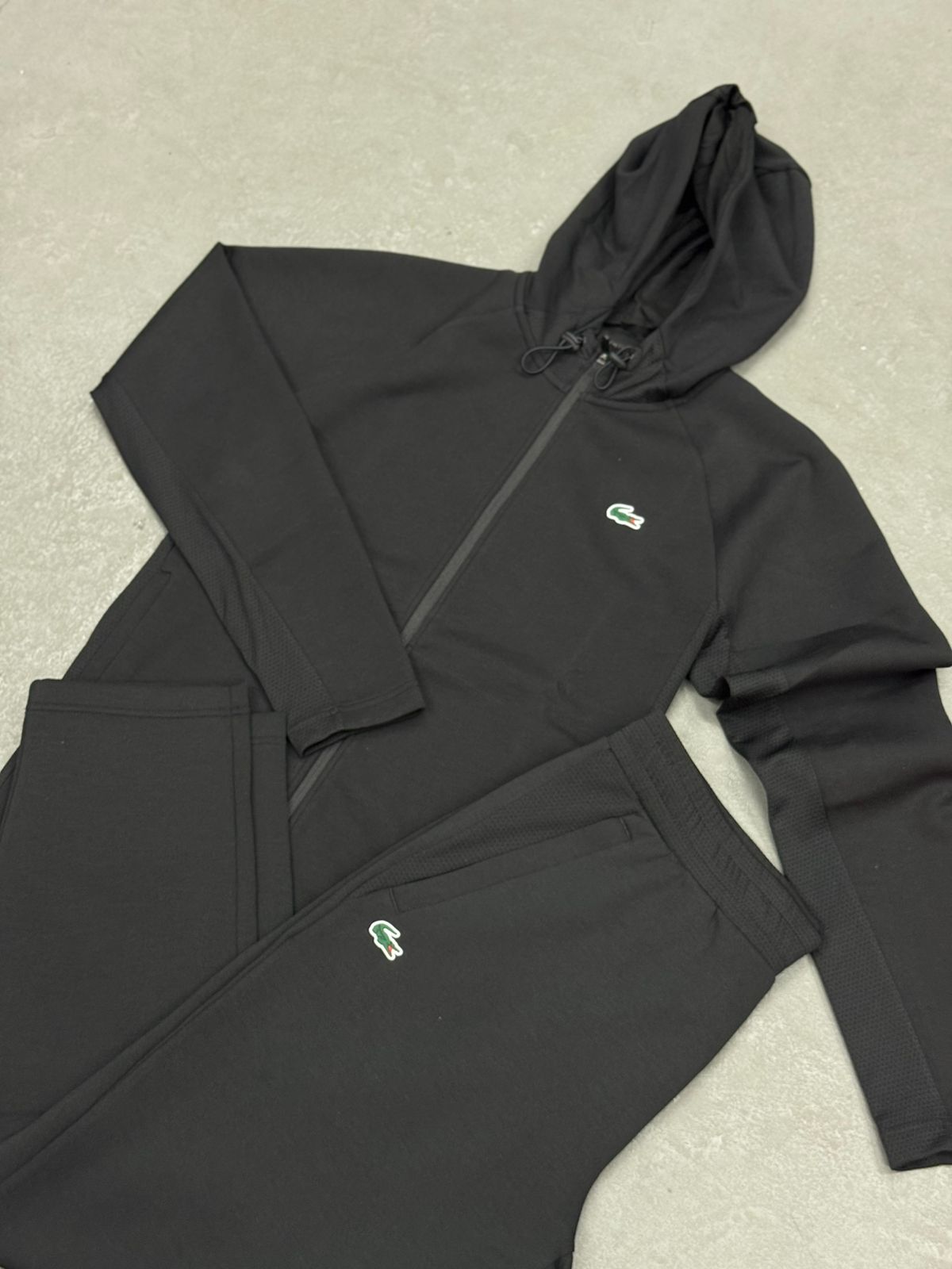 Conjunto Lacoste Sport com Touca e Zíper Preto - Loja Vei do tenis- os ...