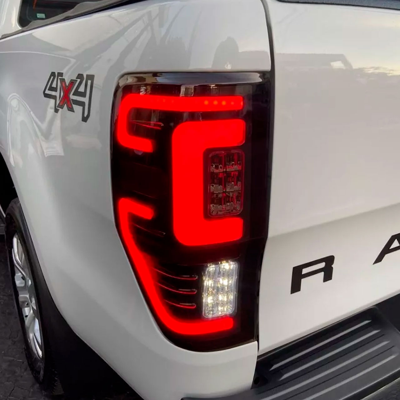 Lanterna Led Traseira Ranger Raptor Vermelha 2017 a 2022 - 4x4 Store Brasil